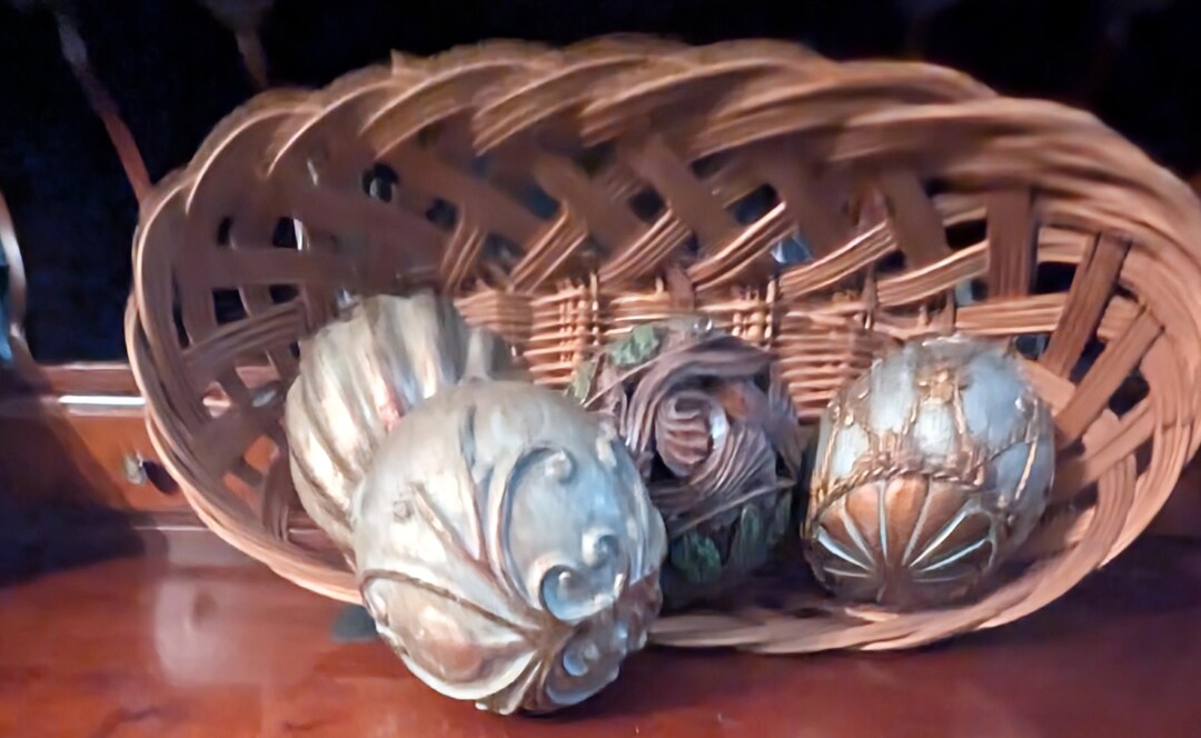 Set of 4 Decorative Sphere Balls in a Basket. More Spheres Could Be ...