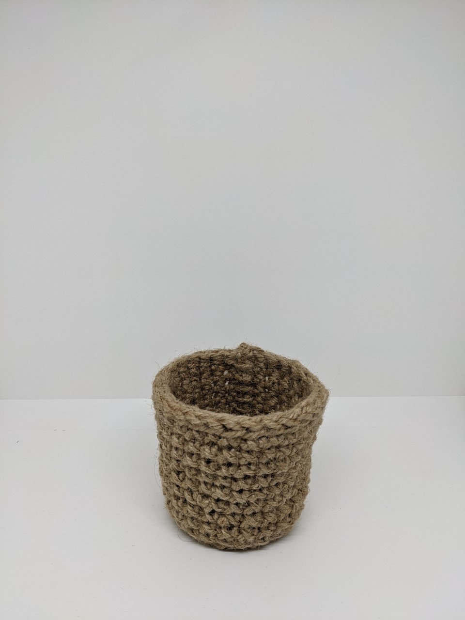 Pequeña maceta de yute - Etsy España