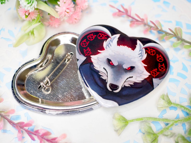 Lobo death Heart Badge Puss in Boots - Etsy