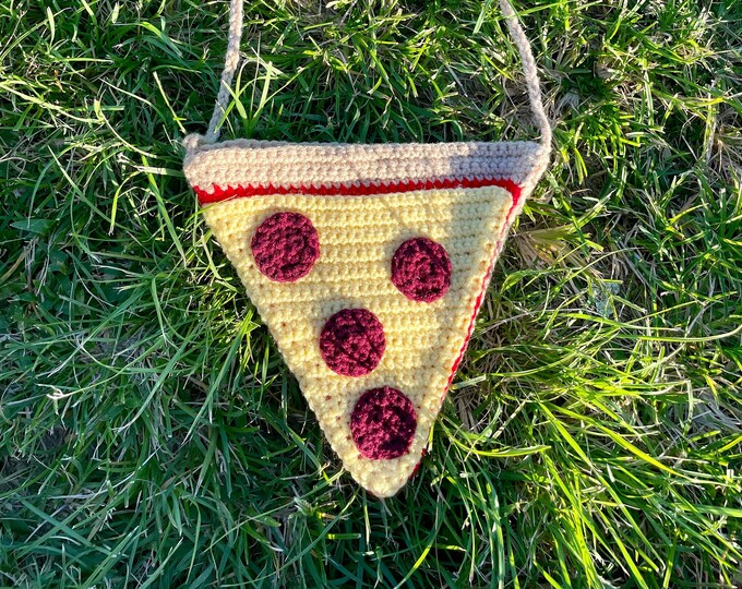 Pepperoni Pizza Pocket Crochet Purse - Food Purse/ Odd Purse/ Weird ...
