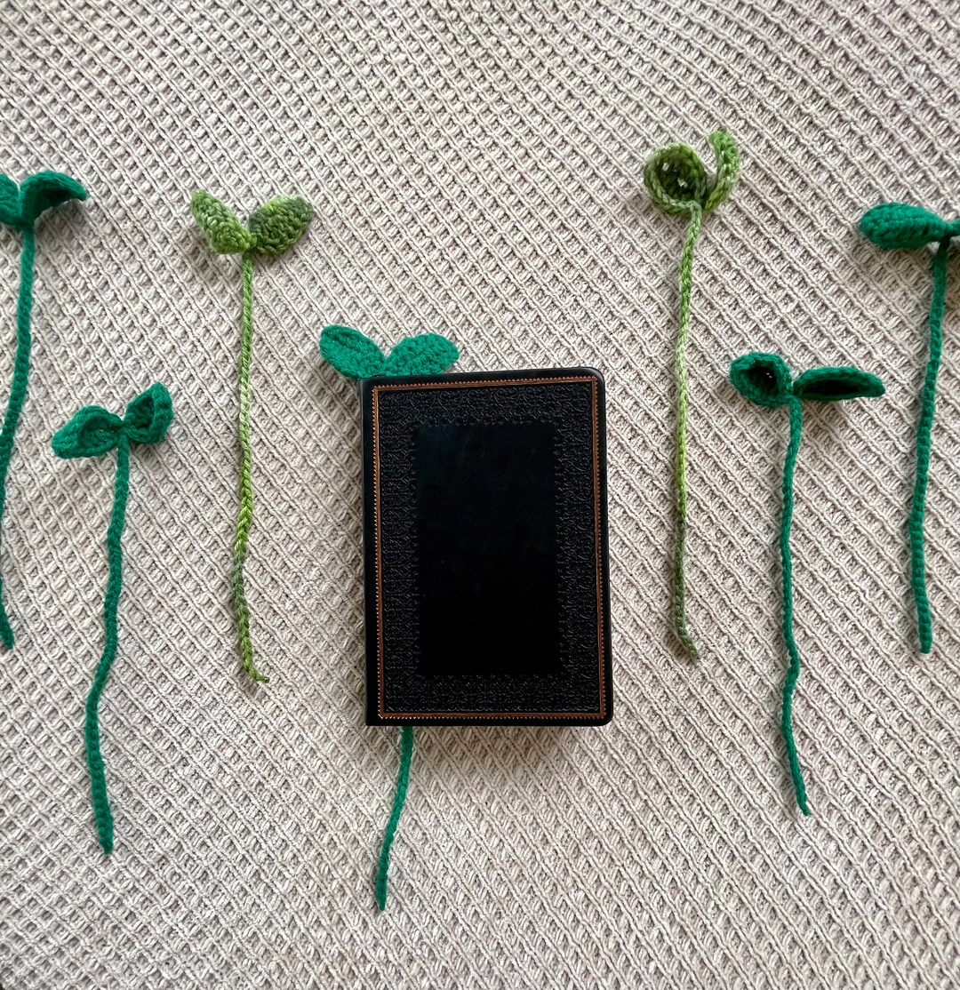 Crochet Plant Sprout Bookmark / Plant Lover Gift / Bookworm Gift ...