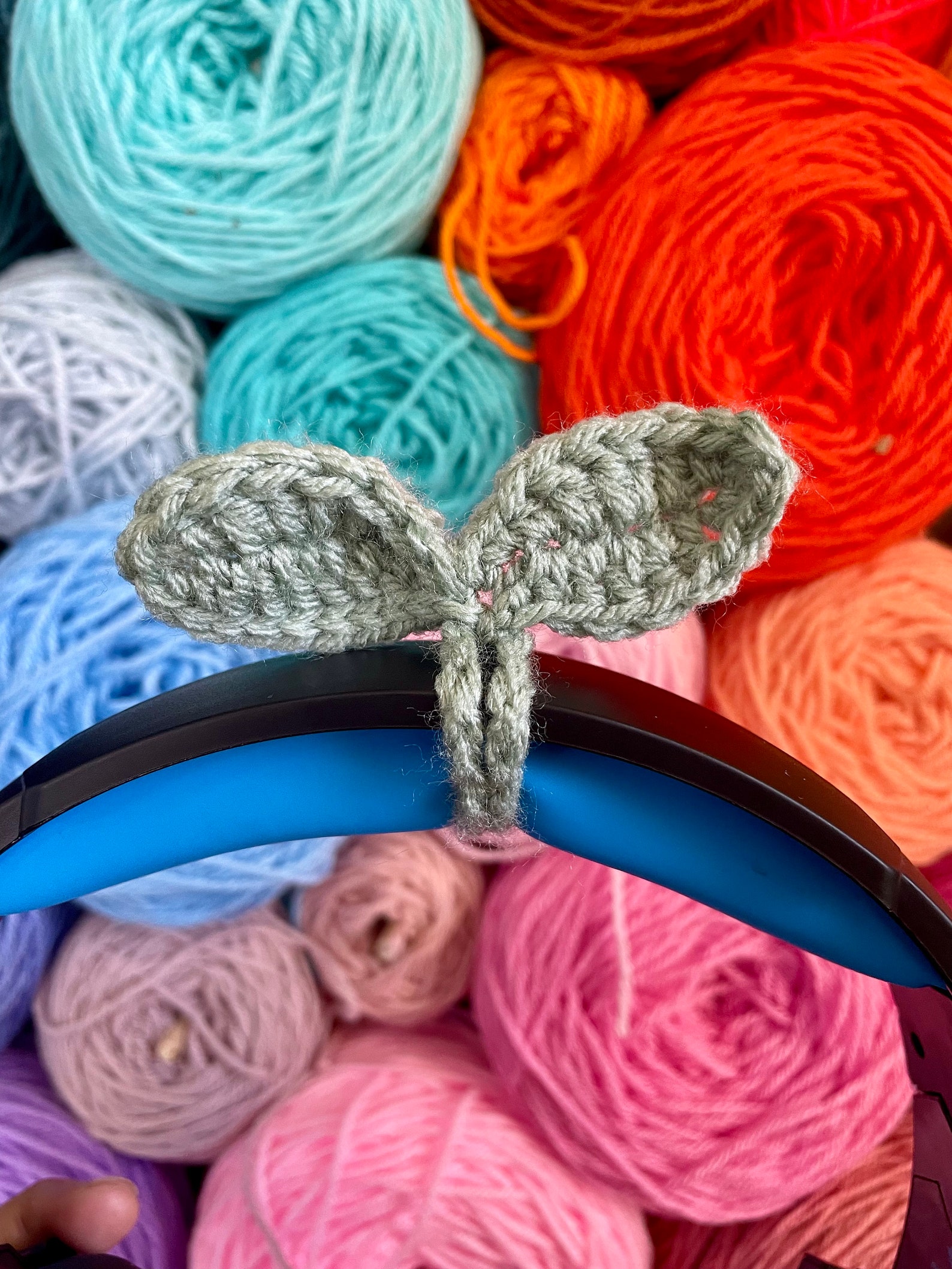 Crochet Plant Sprout Headphones Accessory / Cable Holder 3 - Etsy