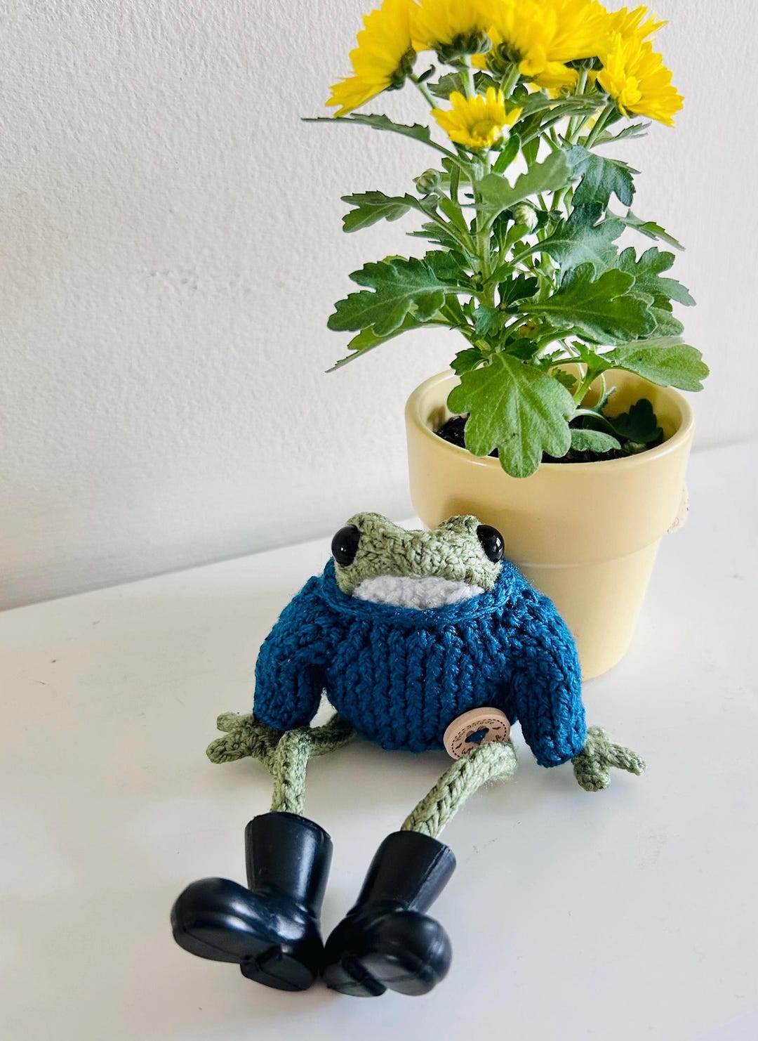 Handmade Knitted Frog: Posable Pocket Frog With Blue Sweater. Knit Frog ...