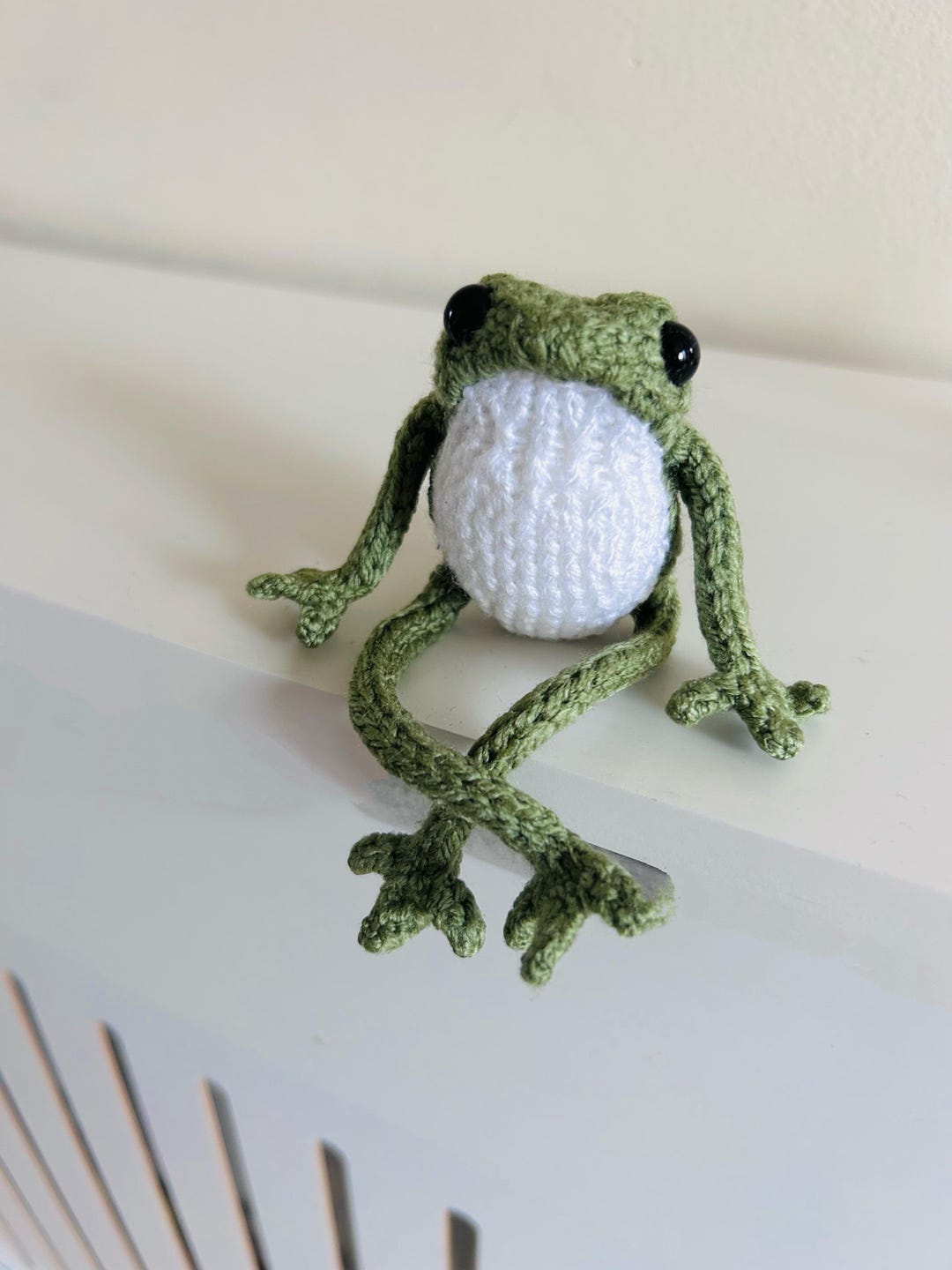 Hand Knitted Posable Pocket Frog: Handmade Amphibian Friend. Amigurumi ...