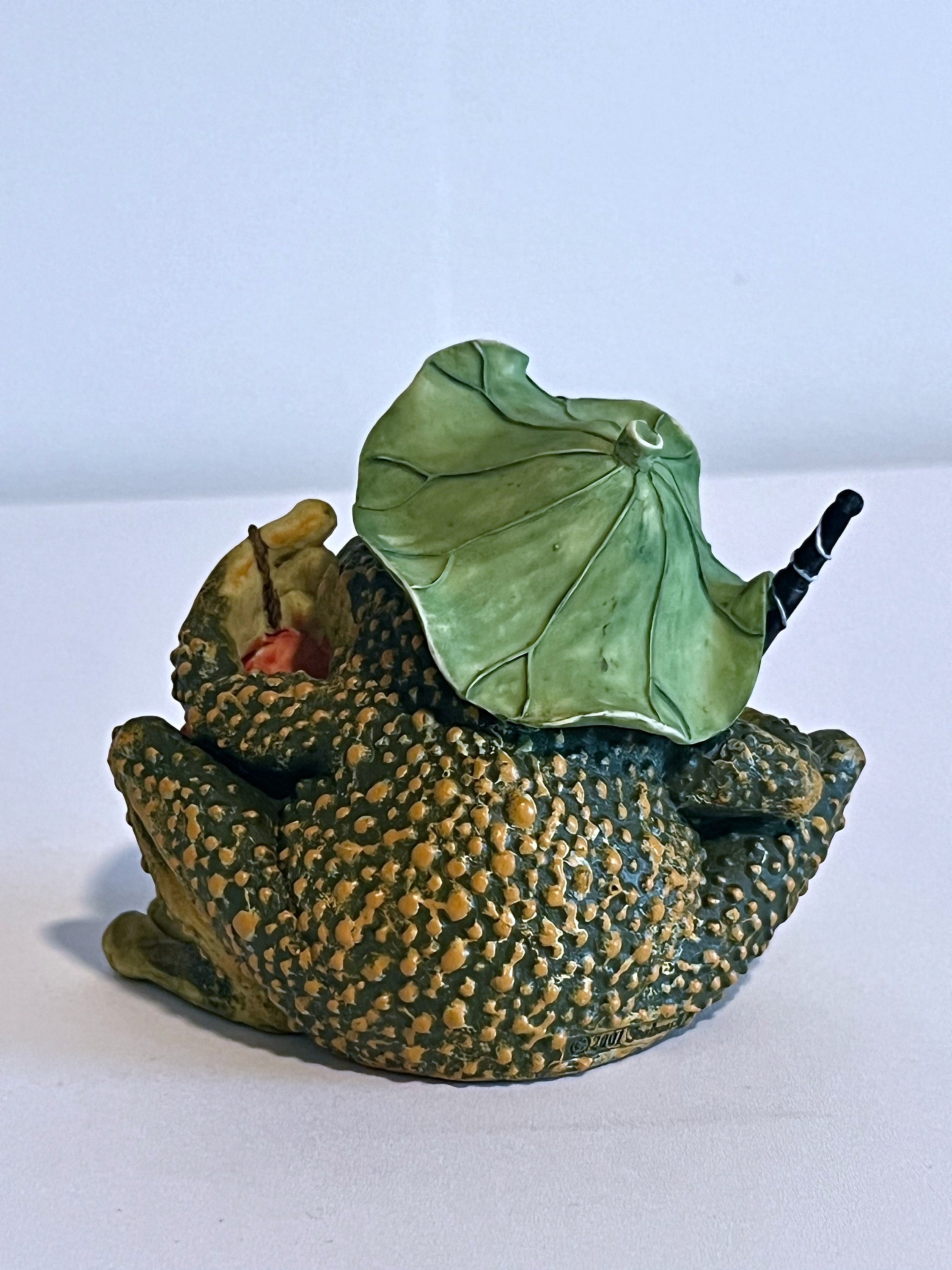 4" Frog Fishing Figurine With Floppy Leaf Hat and Orange Fish Statue ...