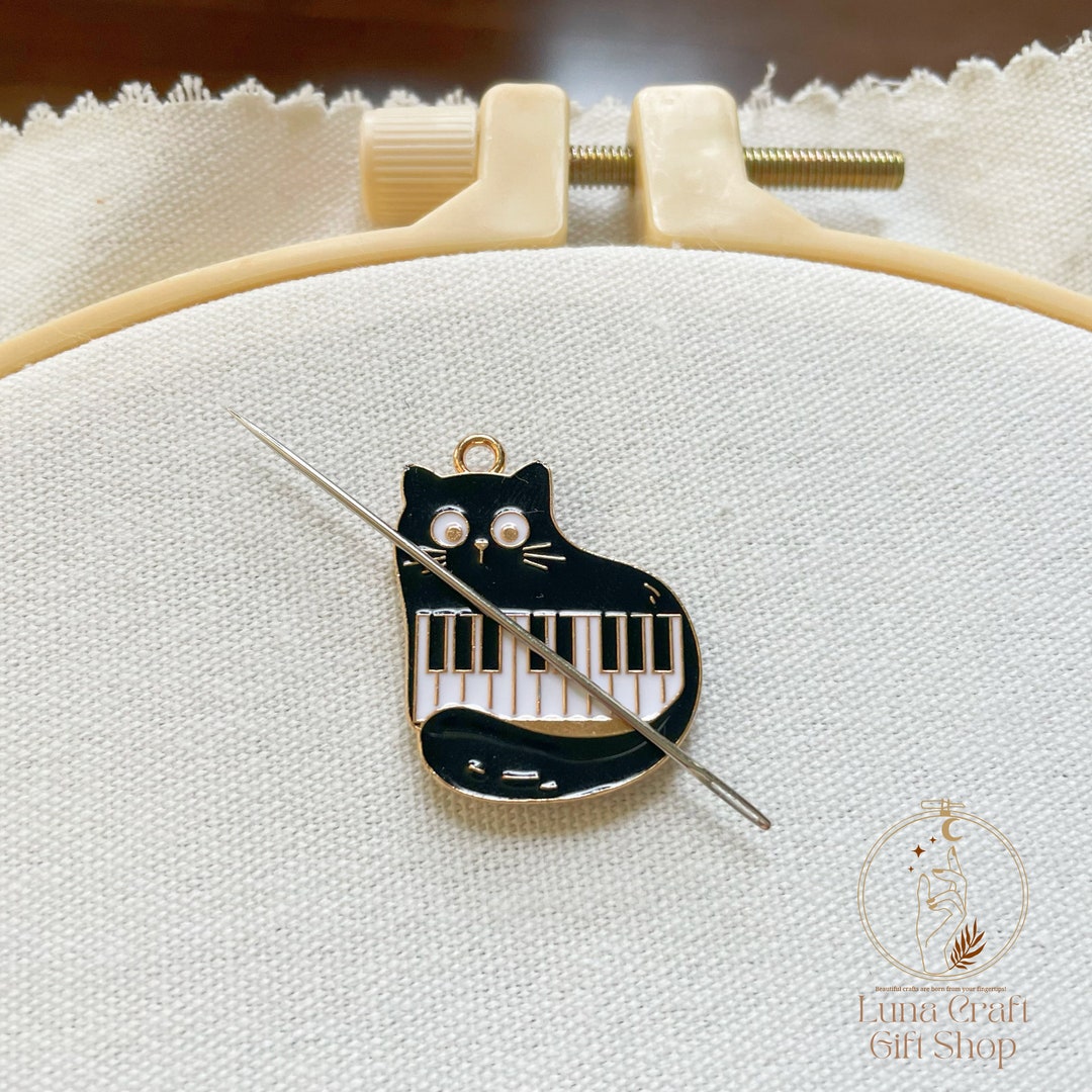 Cute Cat Needle Minder, Meowisc Cat Magnet Needle Minder, Cross Stitch ...