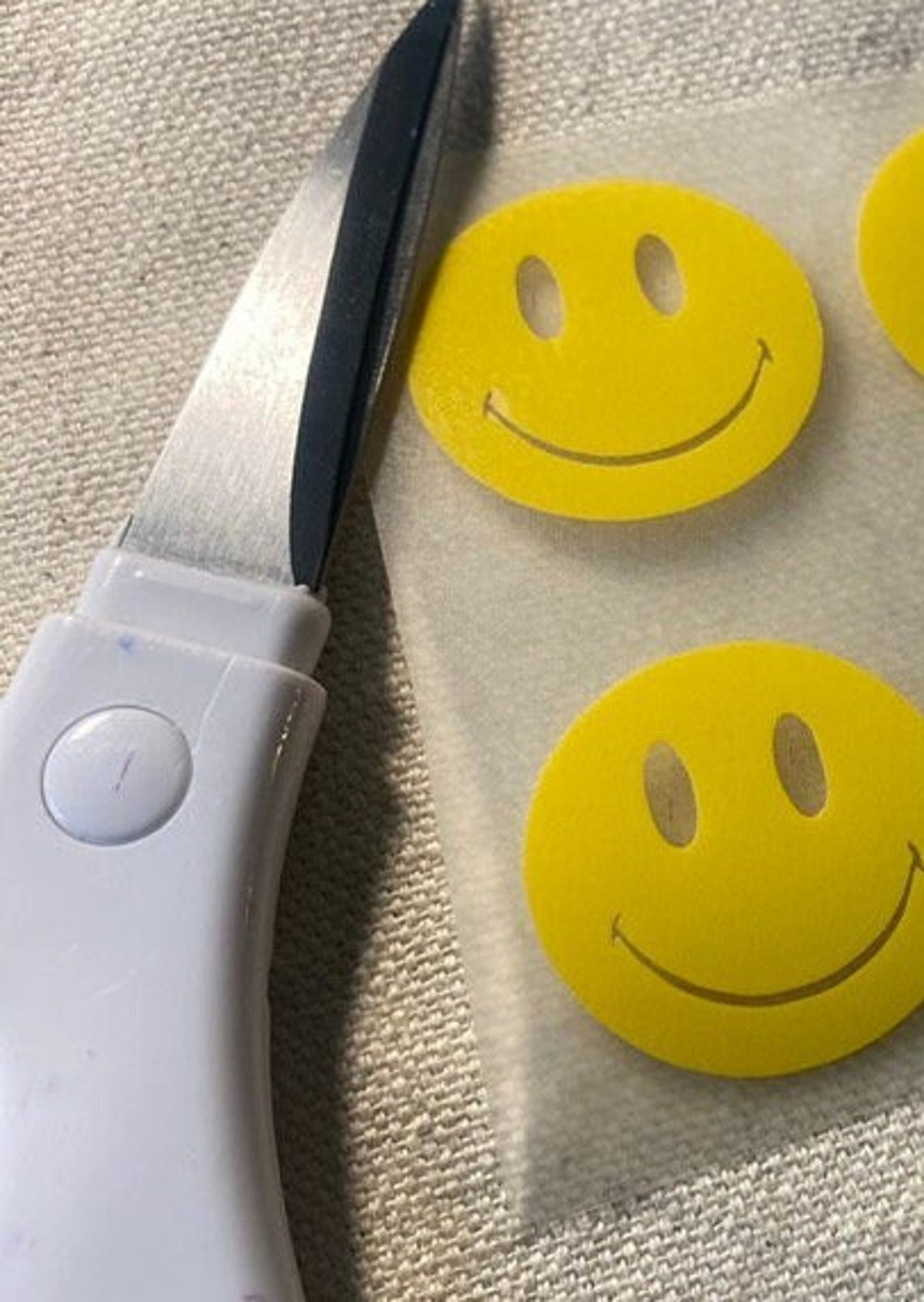 Iron on / HTV: Hi + Smiley Face Iron-on Decal / T-shirt Design/ Bag ...