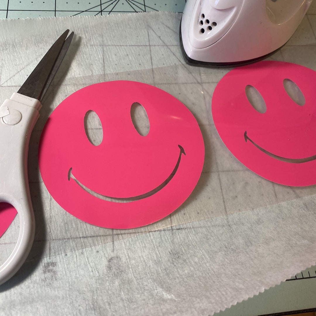 Iron on / HTV: Set of 5 Smiley Face Iron on Decal / T-shirt Design/ Bag ...