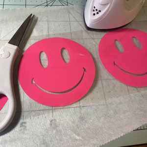 Iron on / HTV: Set of 5 Smiley Face Iron on Decal / T-shirt Design/ Bag ...