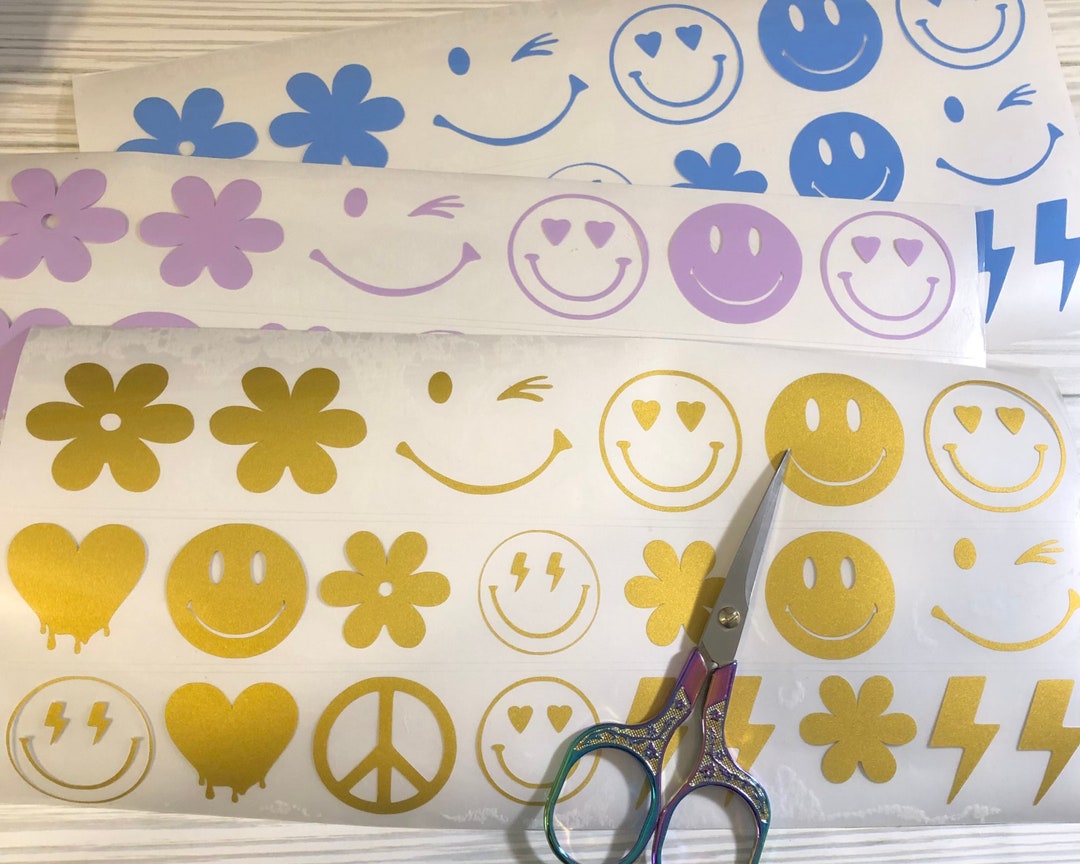 Iron on / HTV: Set of 22 Ready-to-iron / DIY Decals / Smiley/ Bolt ...