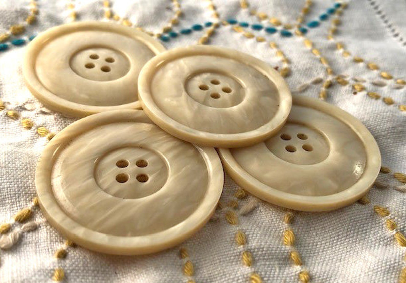 Set 5 Pale Yellow Galalith 1930's Buttons 1 & 5/16 Inch - Etsy