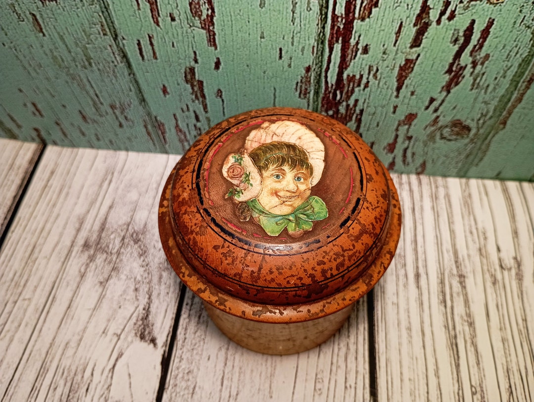 Antique Victorian Round Treen Decoupage Trinket Box Mauchline Ware ...