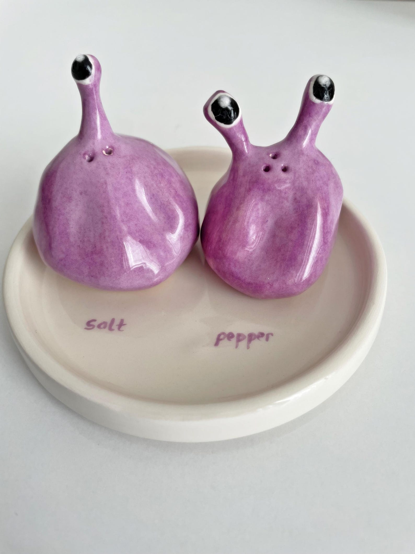 Alien-themed Green Ceramic Salt and Pepper Shaker Set - Cute Sci-fi ...