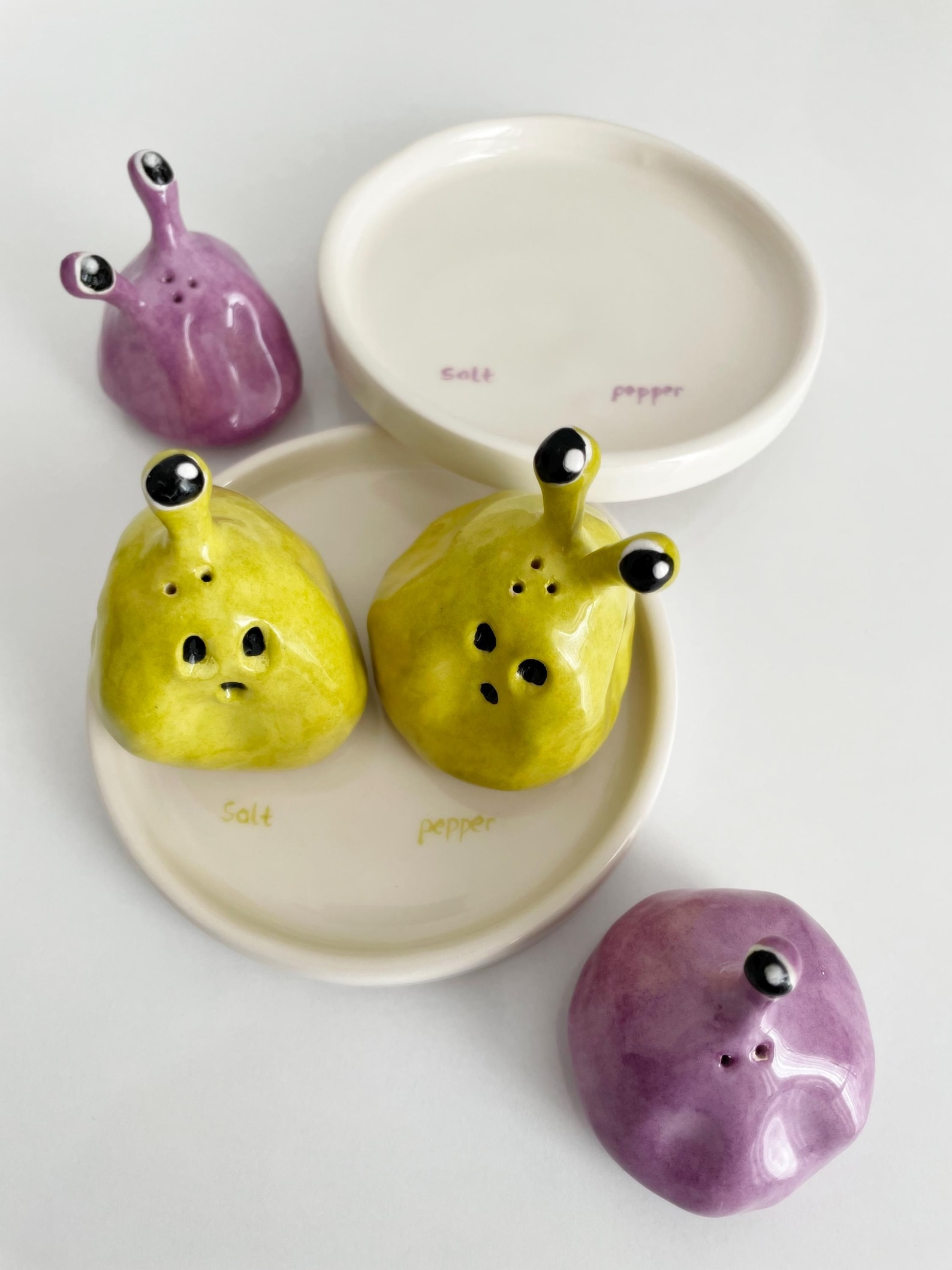 Alien-themed Green Ceramic Salt and Pepper Shaker Set - Cute Sci-fi ...