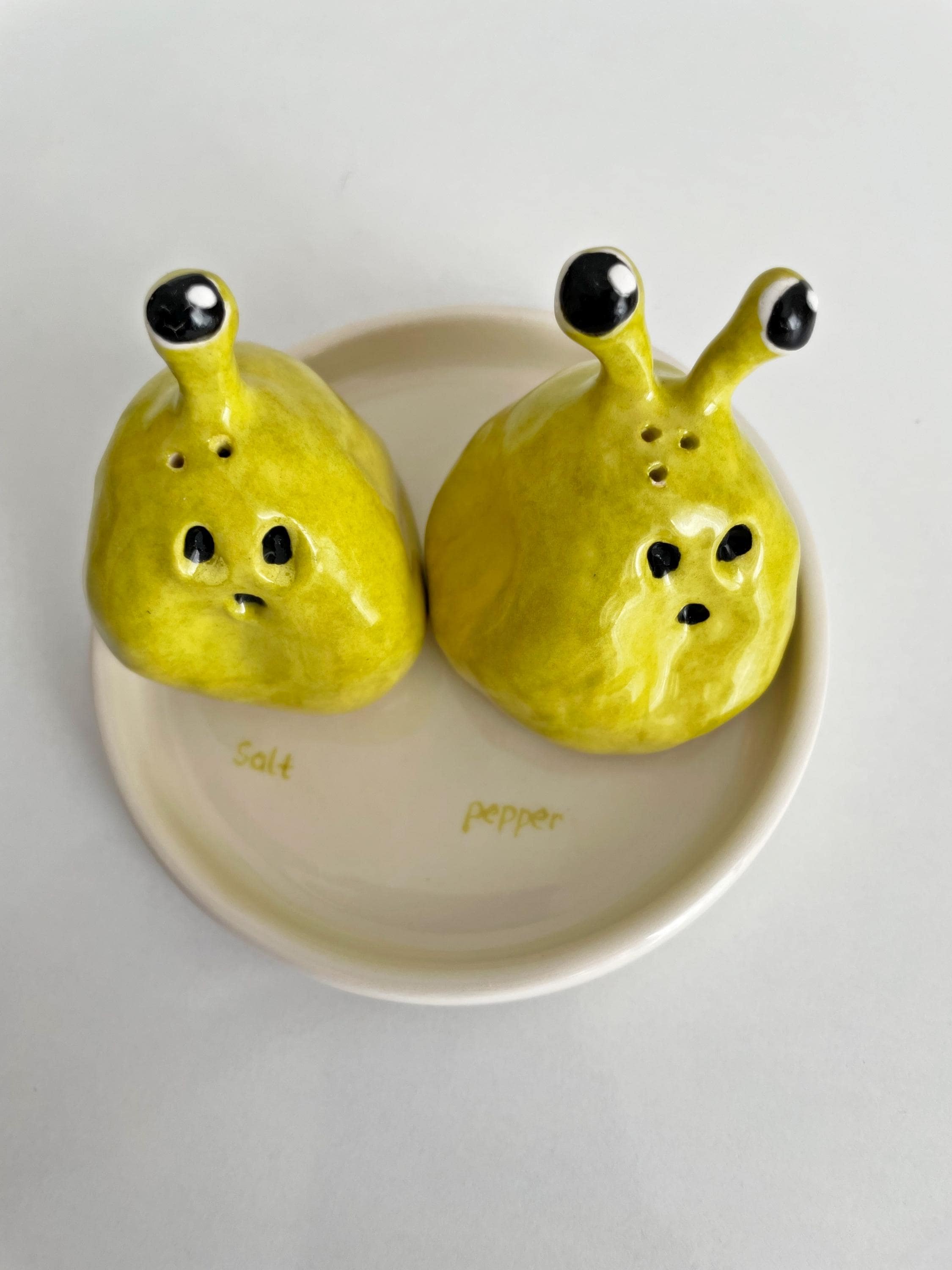 Alien-themed Green Ceramic Salt and Pepper Shaker Set - Cute Sci-fi ...