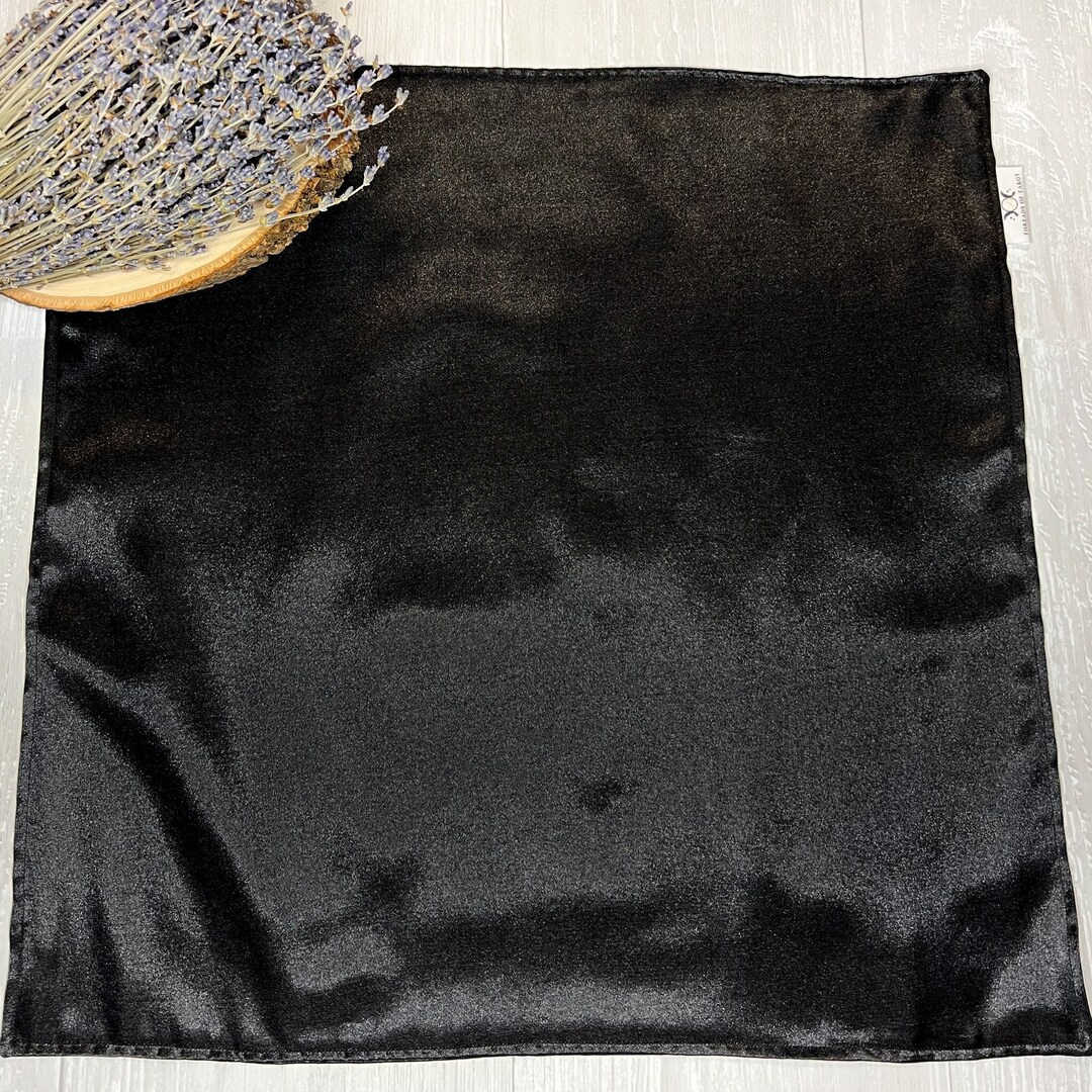 Black Satin Tarot Cloth, Altar Ritual Cloth, Rune Casting, Tarot ...