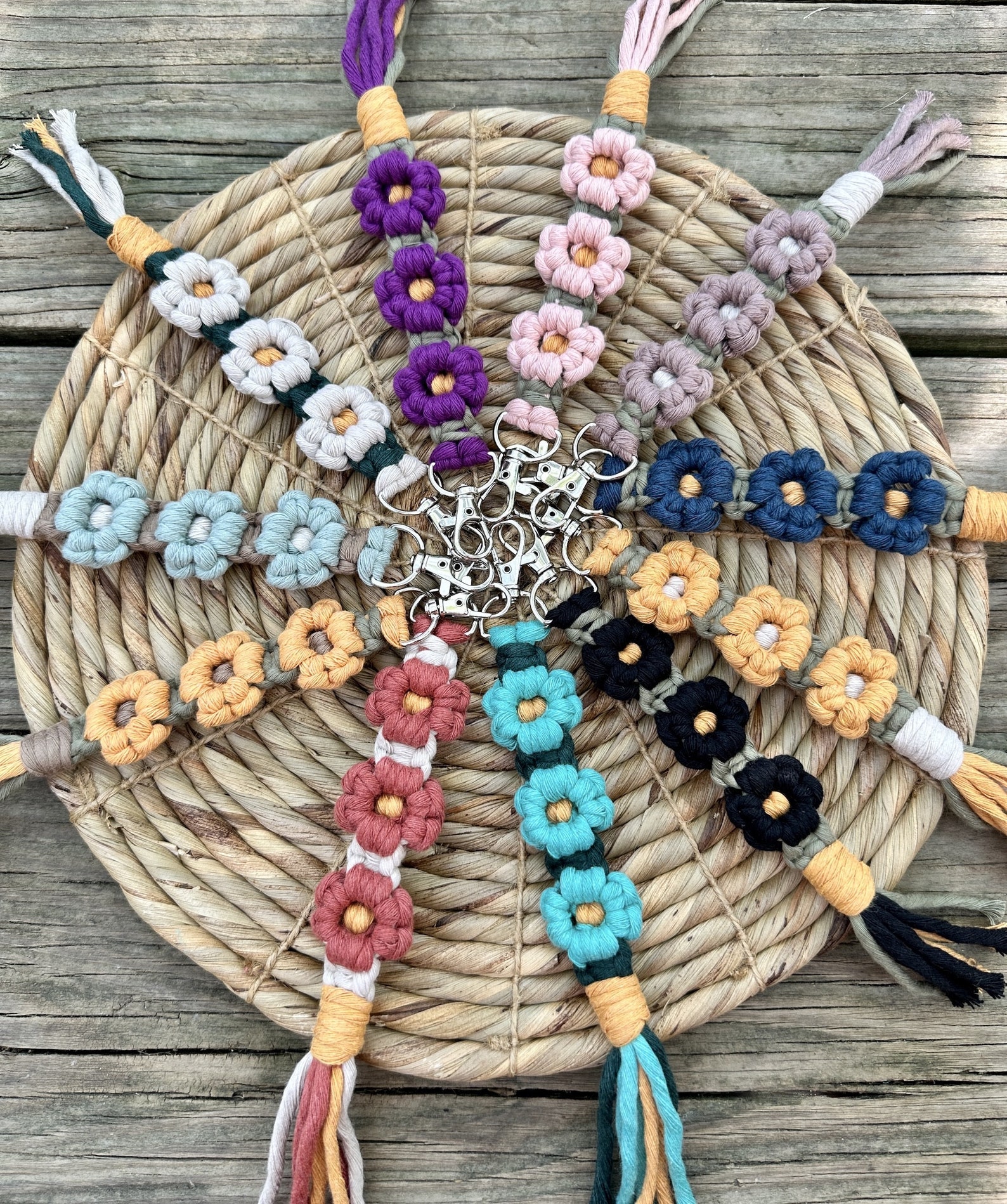 Boho Flower Keychain, Macrame Daisy Key Holder, Boho Gift Idea, Boho ...