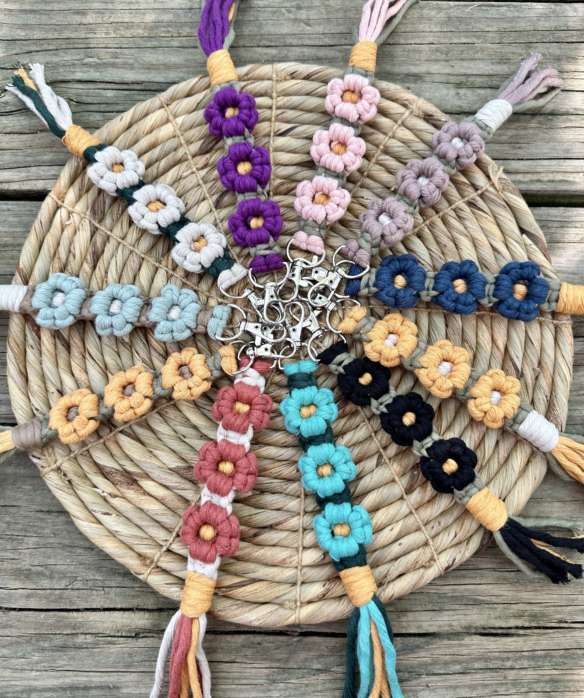 Boho Flower Keychain, Macrame Daisy Key Holder, Boho Gift Idea, Boho ...
