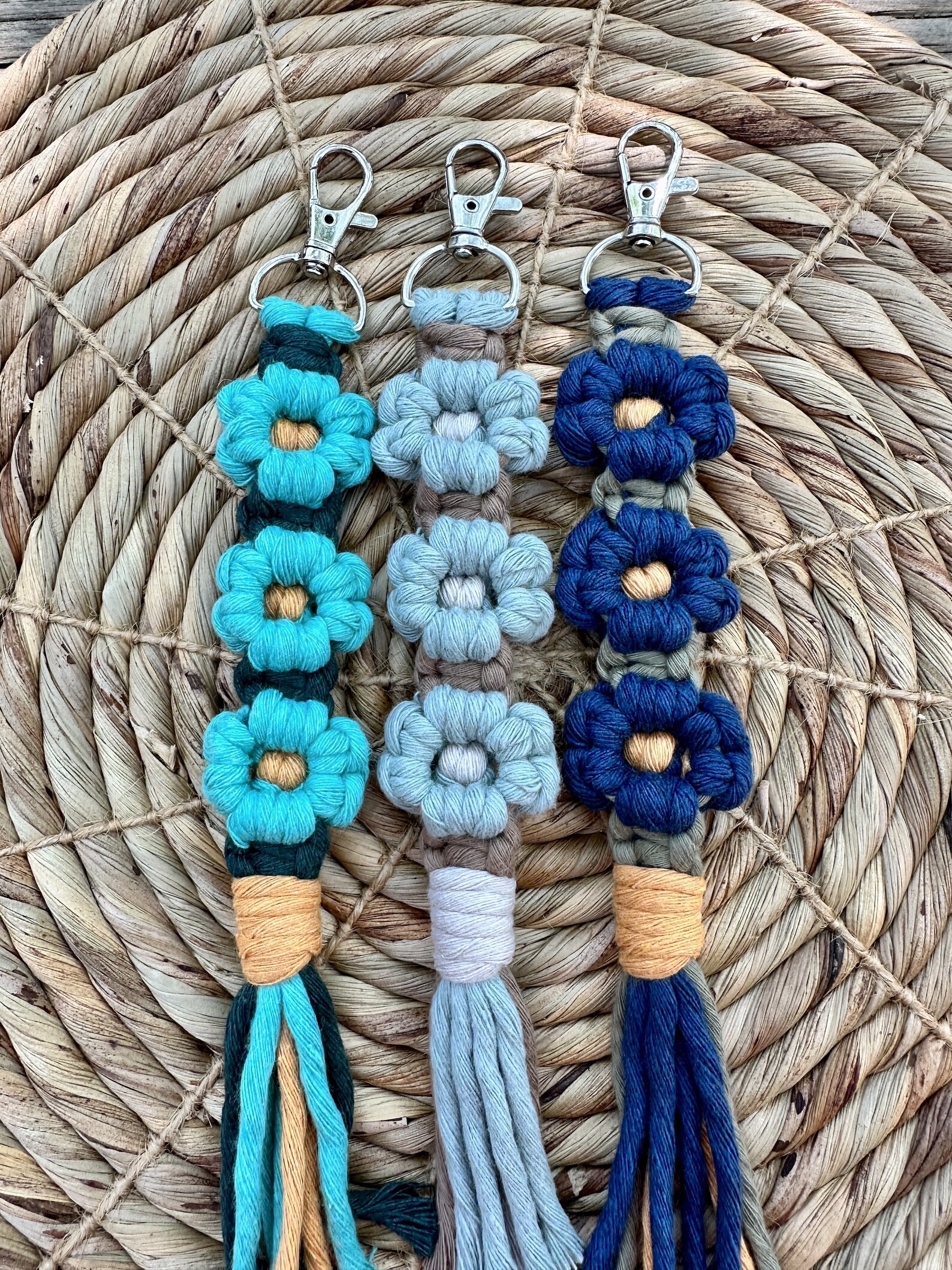 Boho Flower Keychain, Macrame Daisy Key Holder, Boho Gift Idea, Boho ...