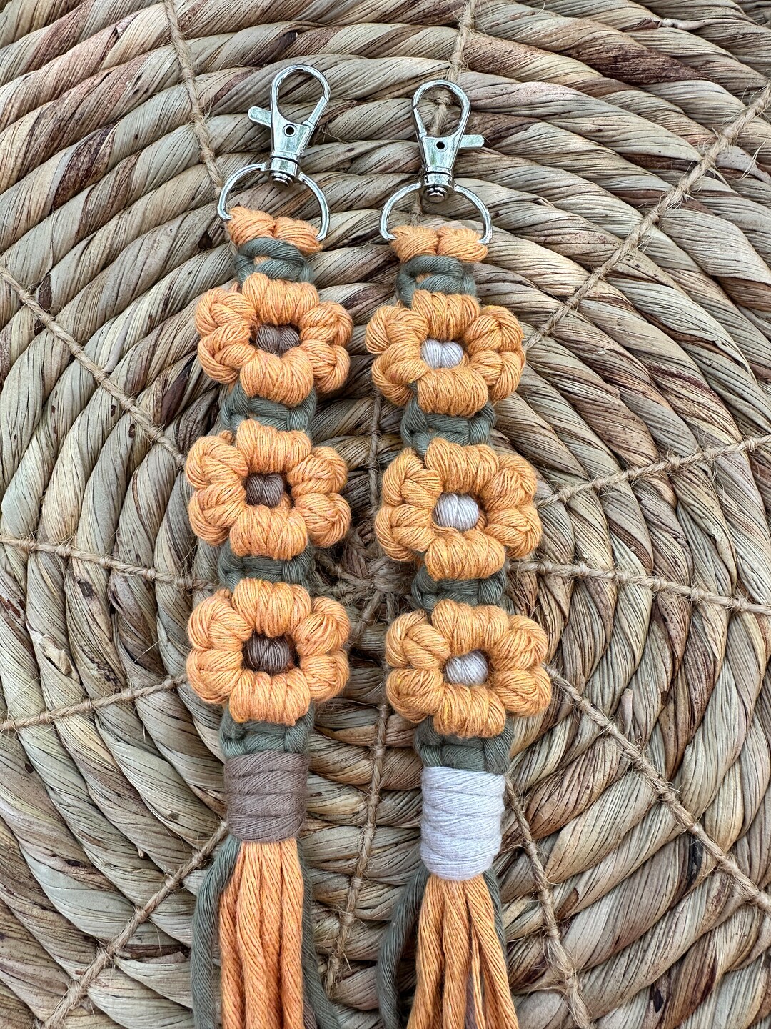 Boho Flower Keychain, Macrame Daisy Key Holder, Boho Gift Idea, Boho ...
