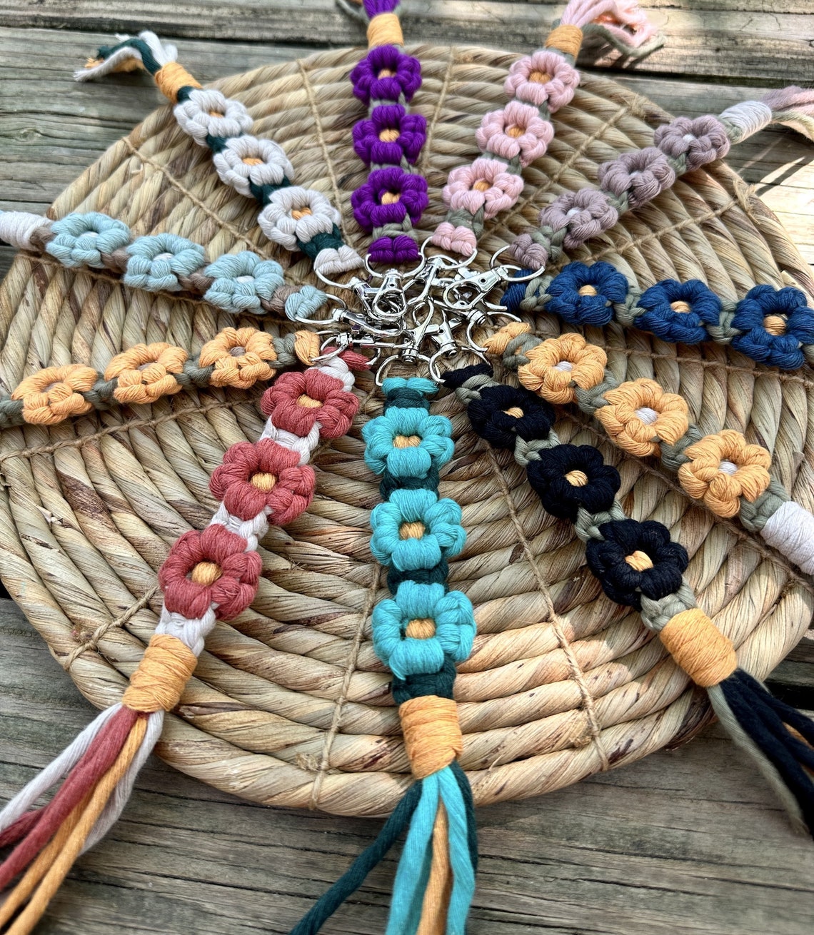 Boho Flower Keychain, Macrame Daisy Key Holder, Boho Gift Idea, Boho ...