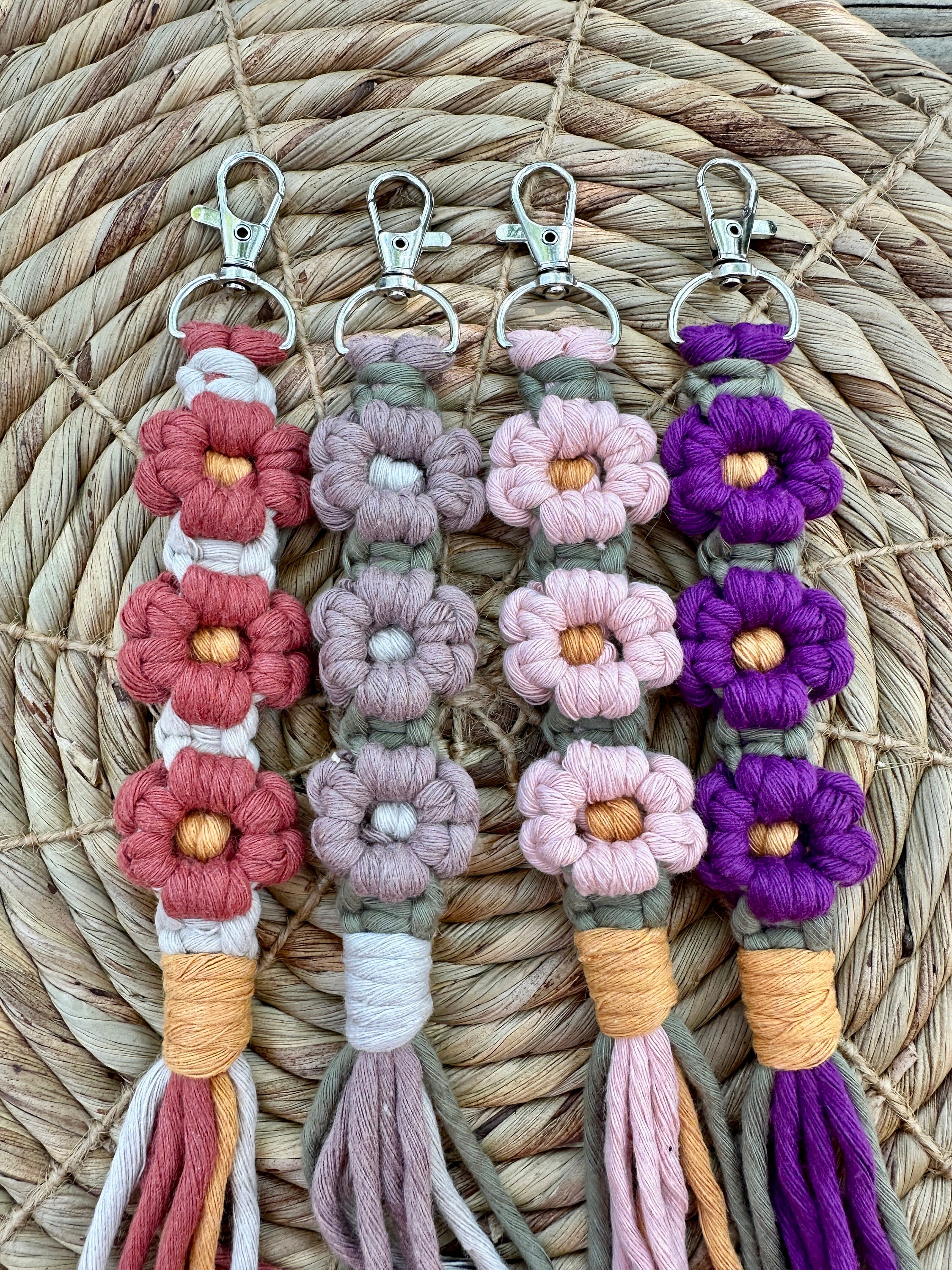 Boho Flower Keychain, Macrame Daisy Key Holder, Boho Gift Idea, Boho ...