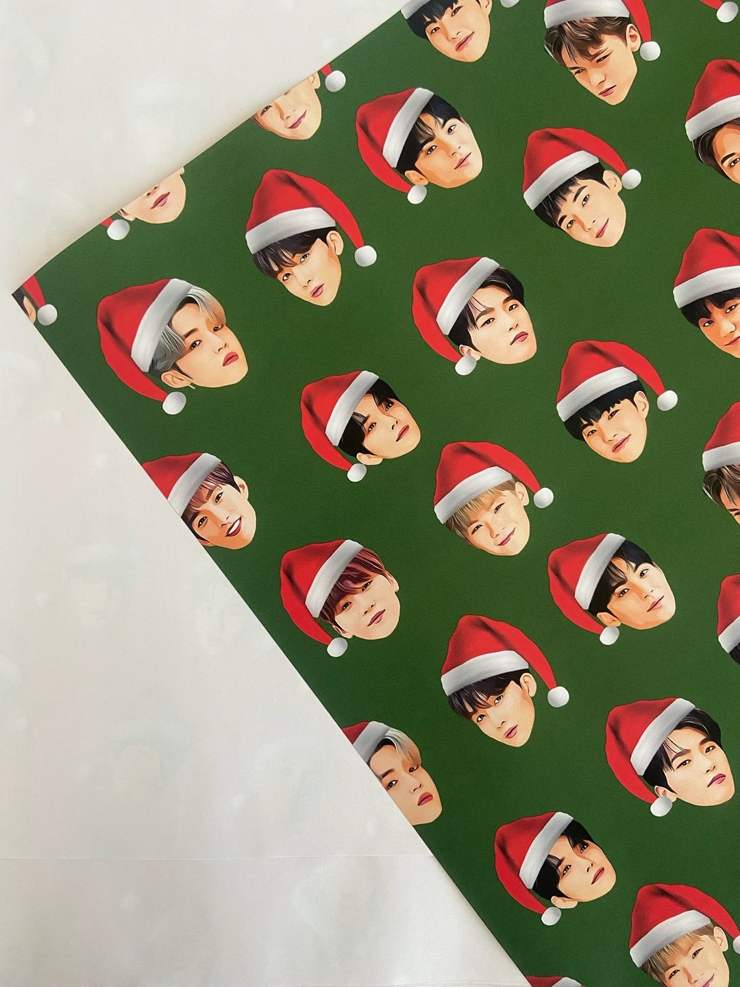 Seventeen Christmas Wrapping Paper Green | Seventeen Xmas Gift Wrap ...
