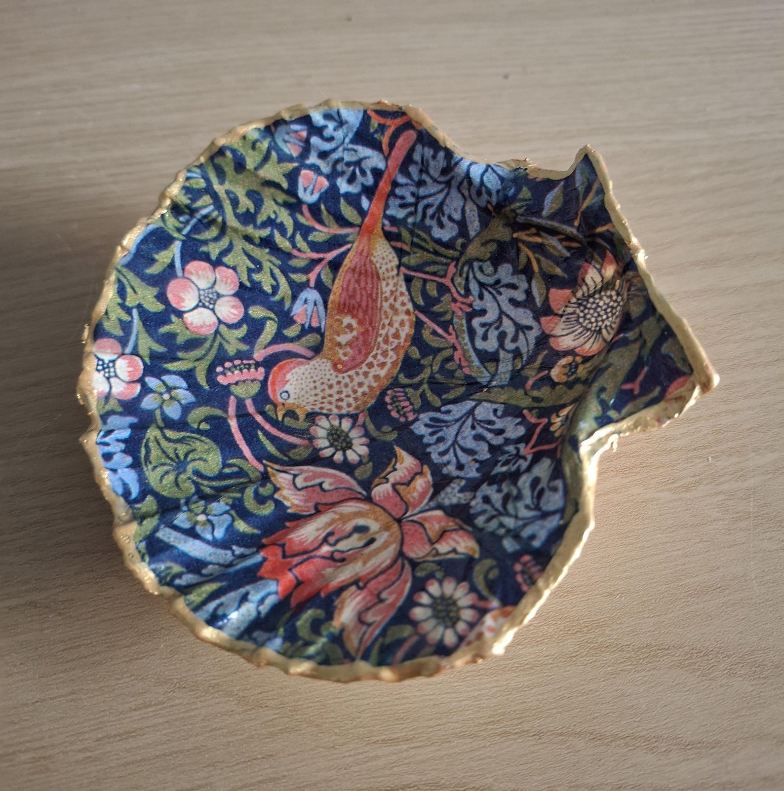 Scollop Shell Trinket Dish STRAWBERRY THIEF DESIGN 11cm Decouped ...