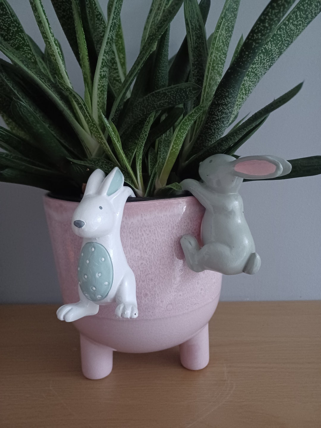 Small Bunny Rabbit Resin Plant Pot Hugger SET of TWO 10cm Tall Free UK ...
