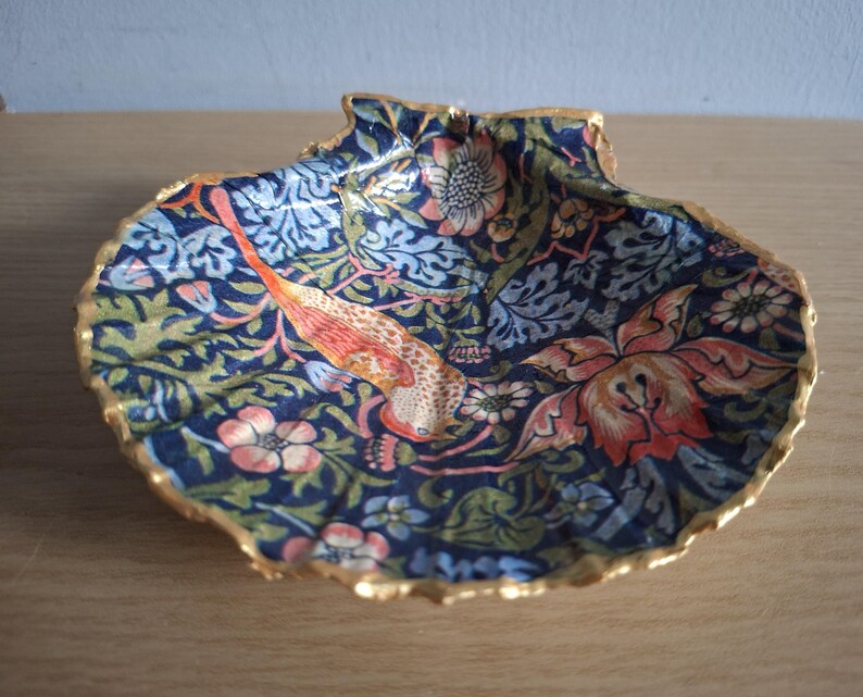 Scollop Shell Trinket Dish STRAWBERRY THIEF DESIGN 11cm Decouped ...