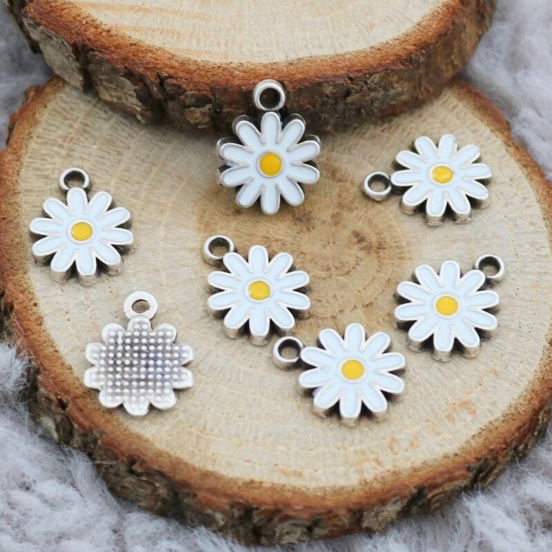 Daisy Charms - Etsy