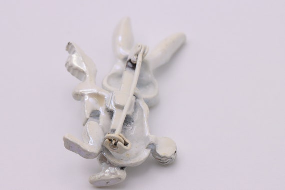 Vintage Small White Bunny Rabbit with Carrot Brooch P… - Gem