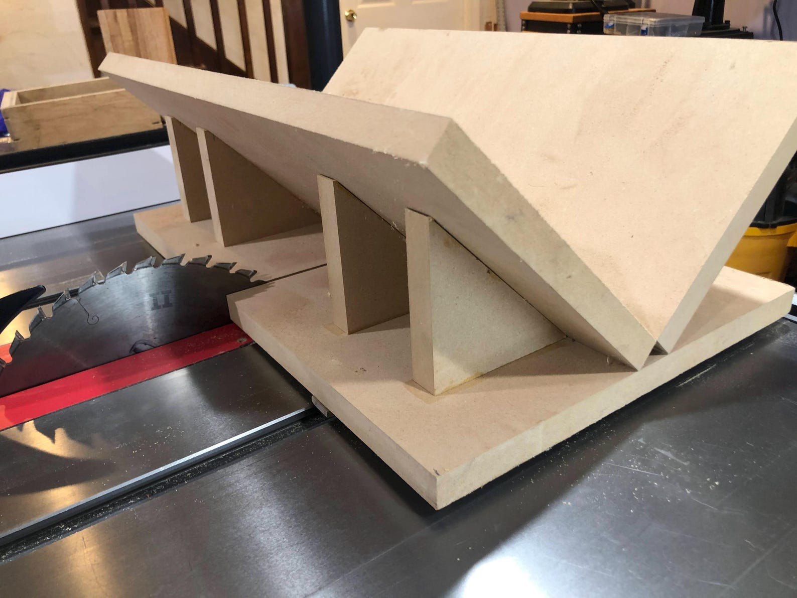 Three-jig Plan Bundle: Resaw Fence With Infeed and Outfeed Support ...