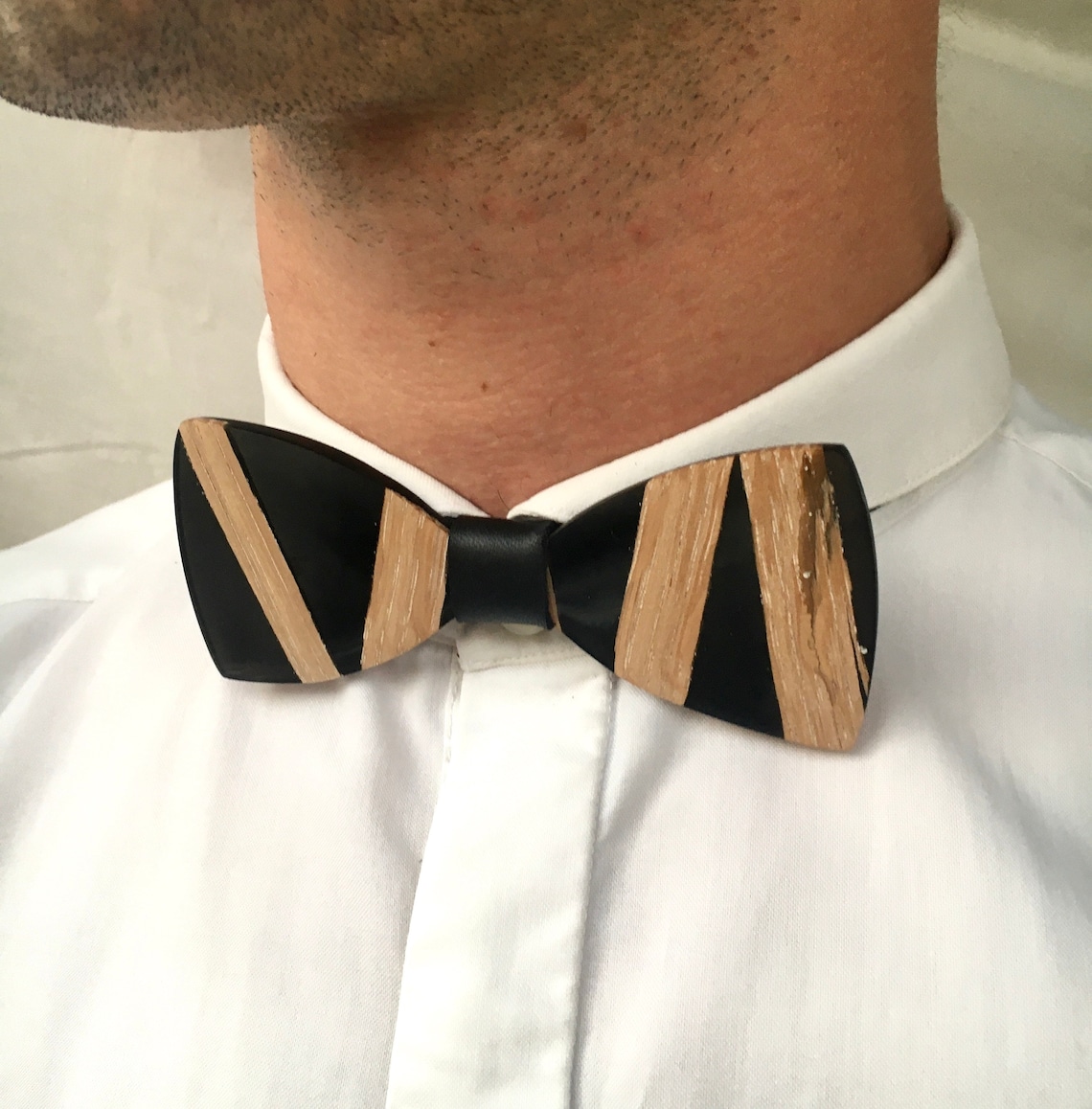Epoxy Resin Bow Tie, Oak Wood Inlay, Groomsmen Gift - Etsy