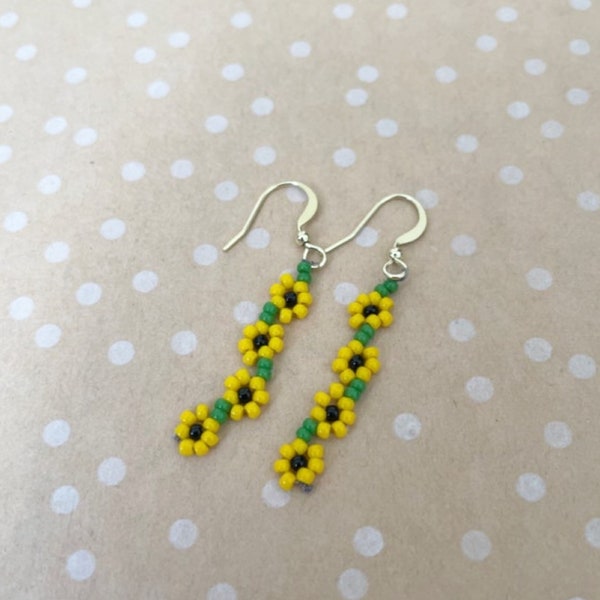 Daisy Beaded Earrings - Etsy