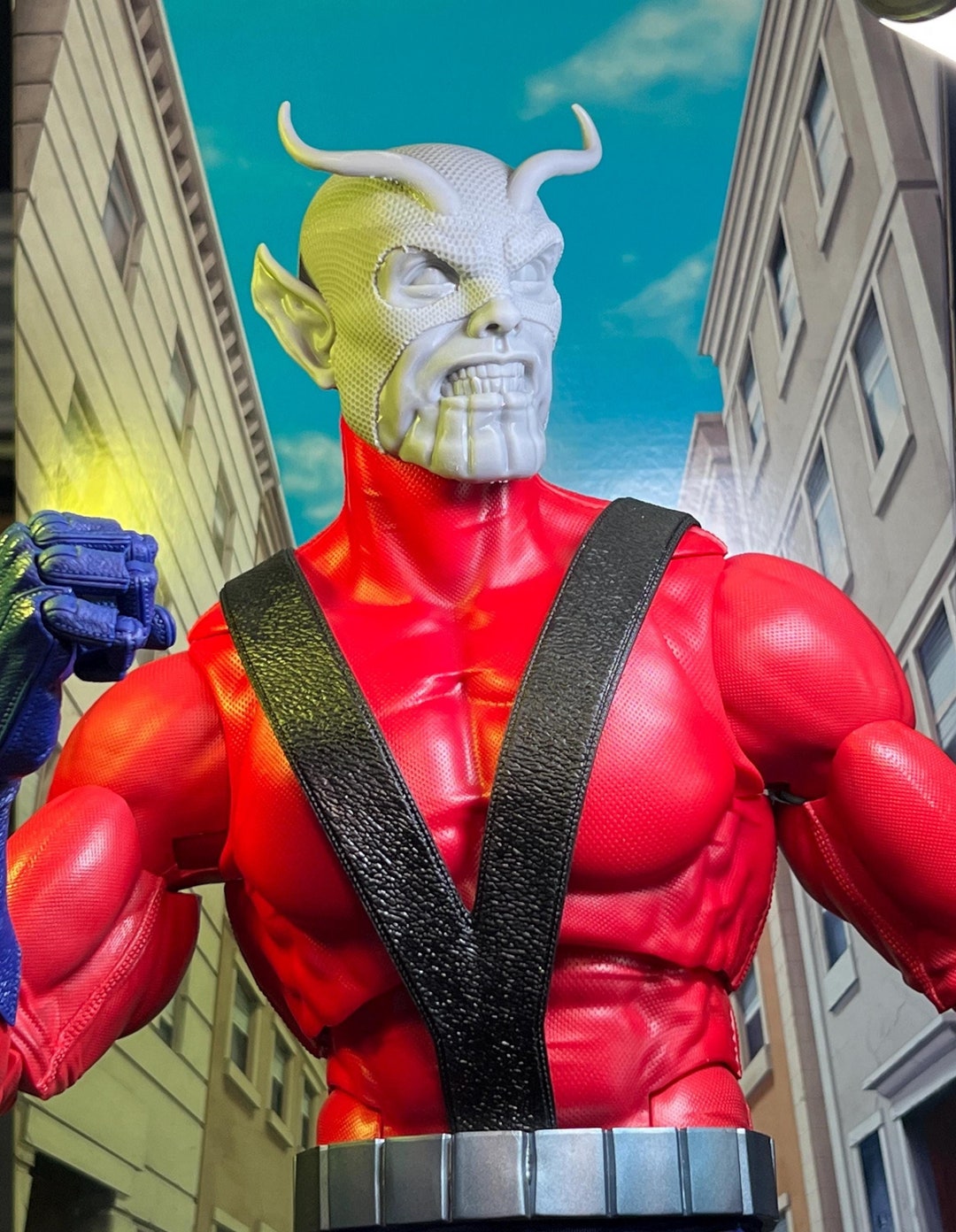 MASSIVE SCALE Giant Hero Imposter, Alien Shapeshifter Exclusive Head 3D ...