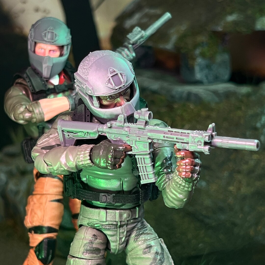 MB AR-15 Assault Rifle With Trijicon Optics & Foregrip 1:12 Scale Toy ...