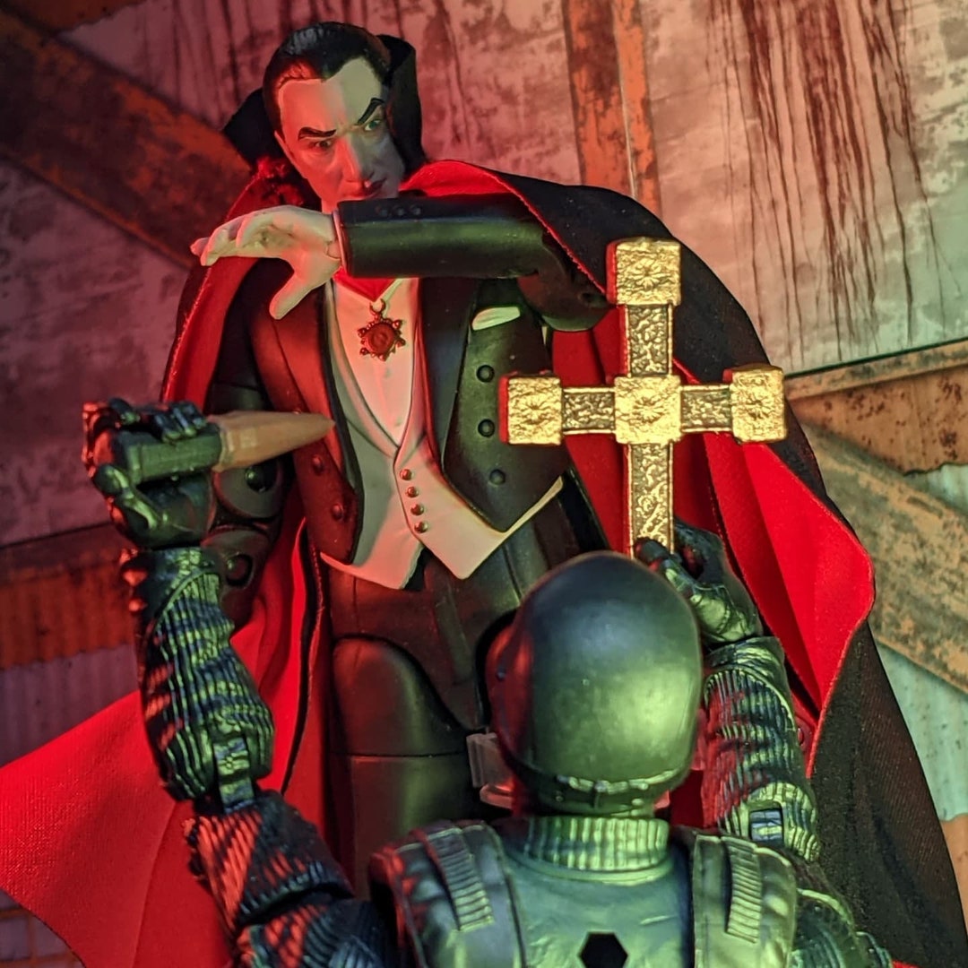 Magdalena Ornate Vampire Hunter Cross Cursed Item & Relics 1:12 Toy ...