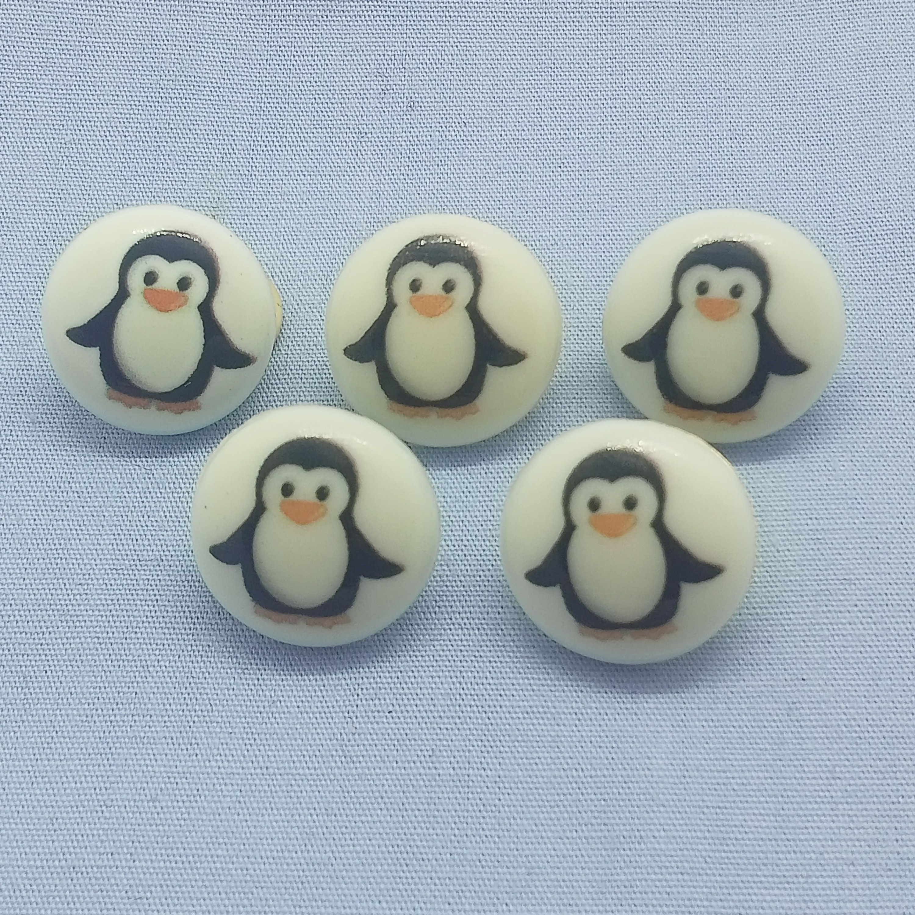 5 X Round Penguin Buttons Etsy
