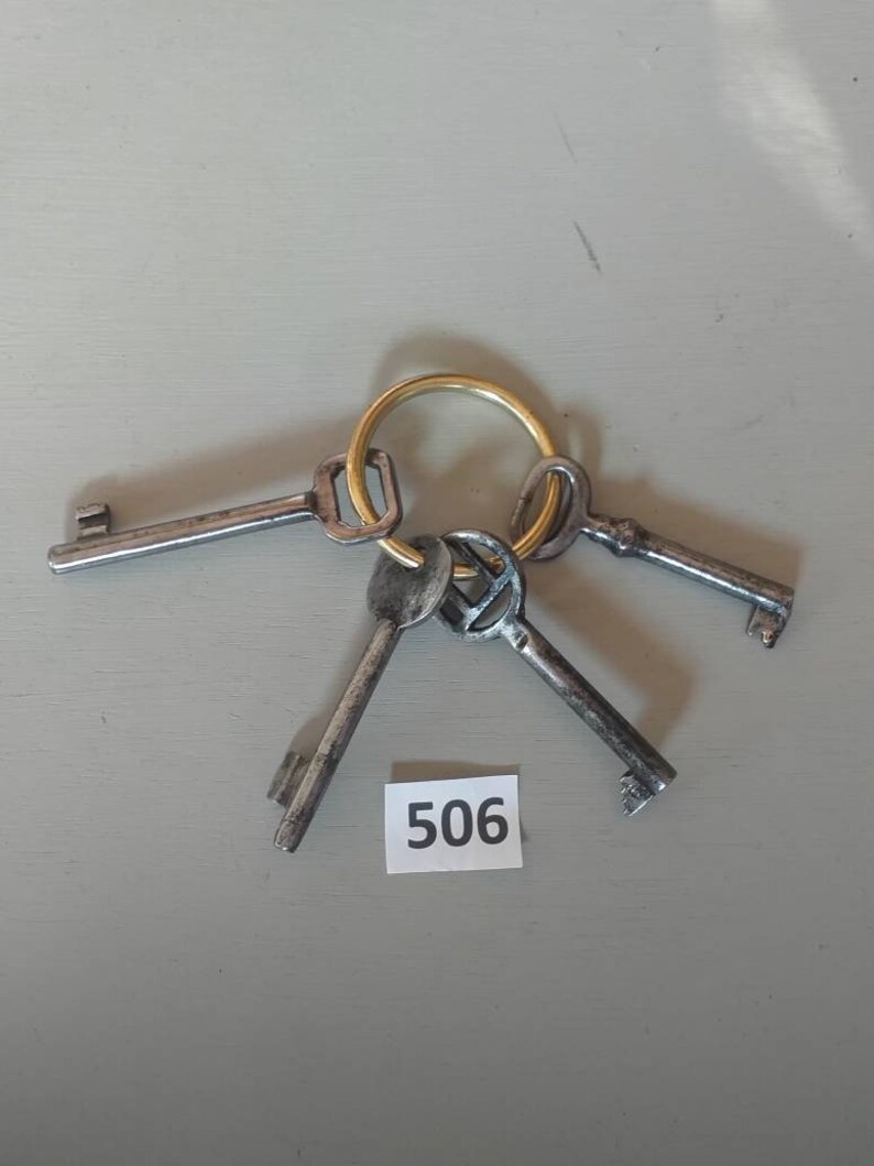4 Vintage Keys on Heavy Solid Brass Ring Genuine Vintage Keys Not ...