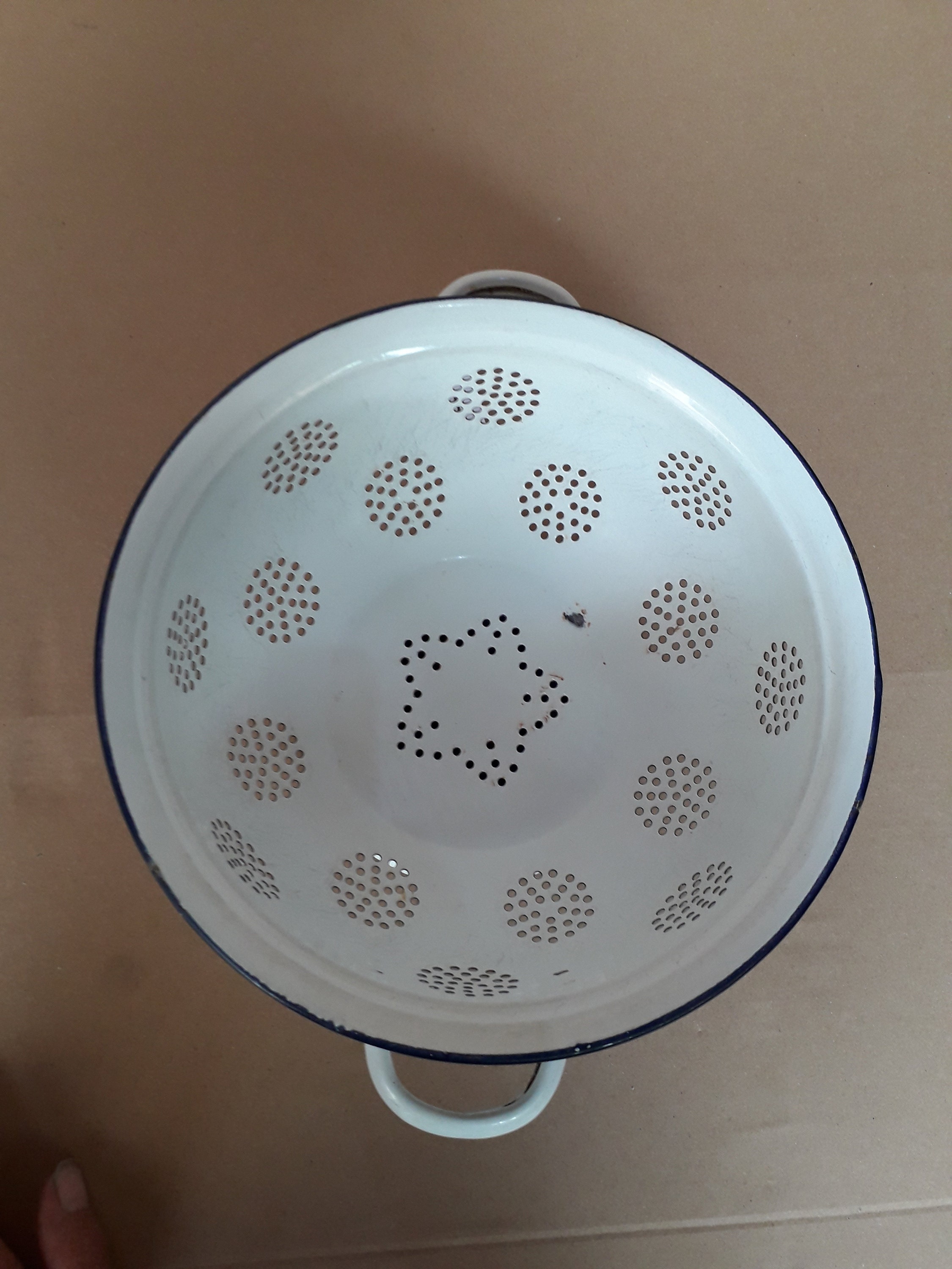 Large Vintage Enamel Colander White Enamelware Graniteware - Etsy