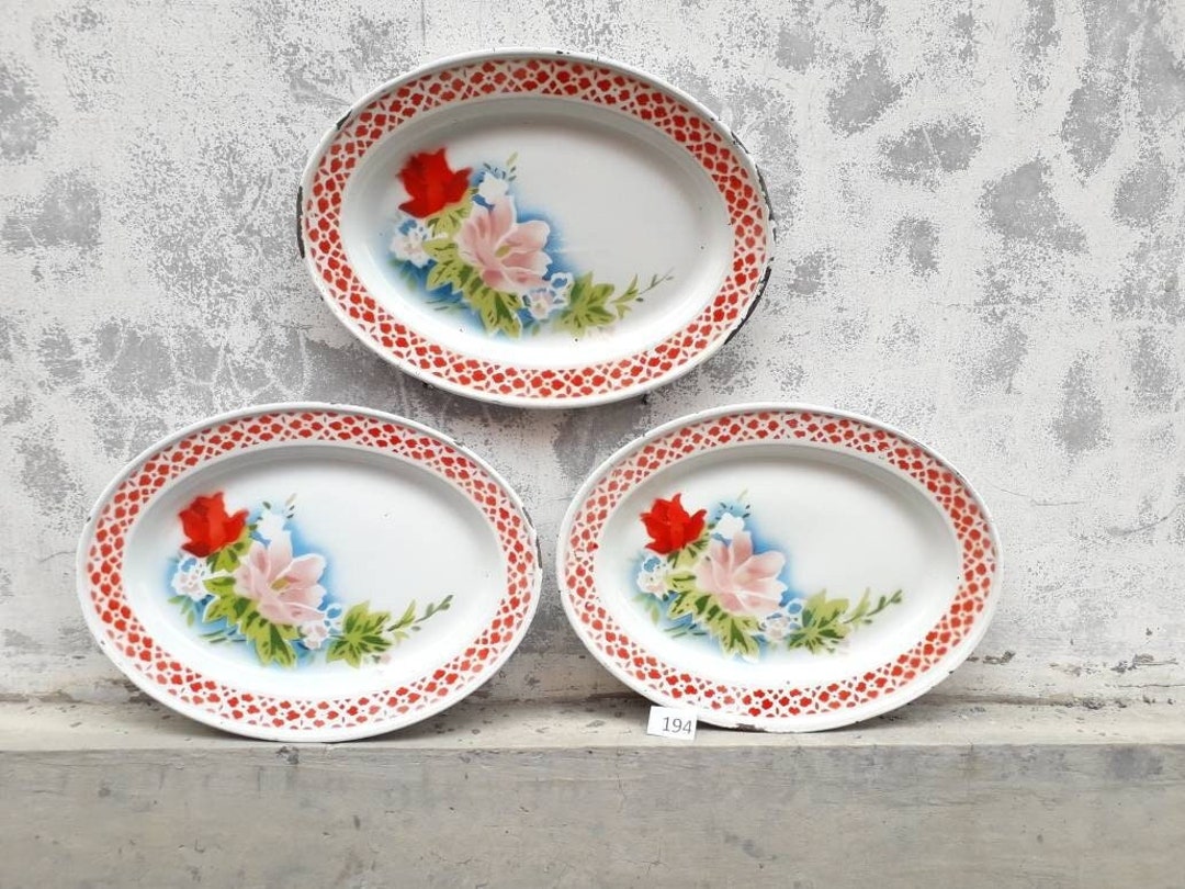 3 Matching Vintage Oval Enamel Plates Vintage Enamelware Plates - Etsy