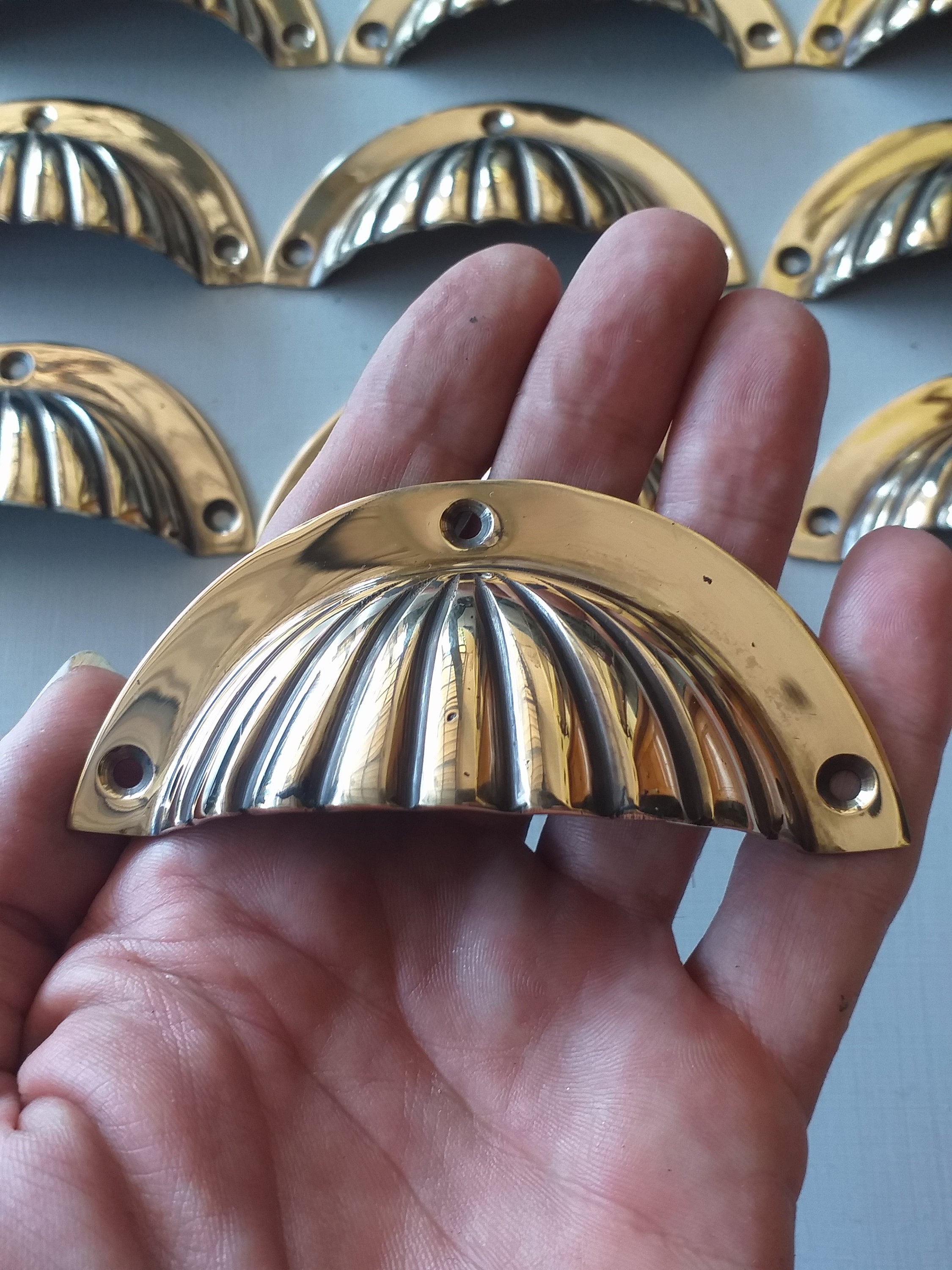 10 Vintage Style Heavy Cast Brass Shell Design D Cup Draw Pull Handles ...