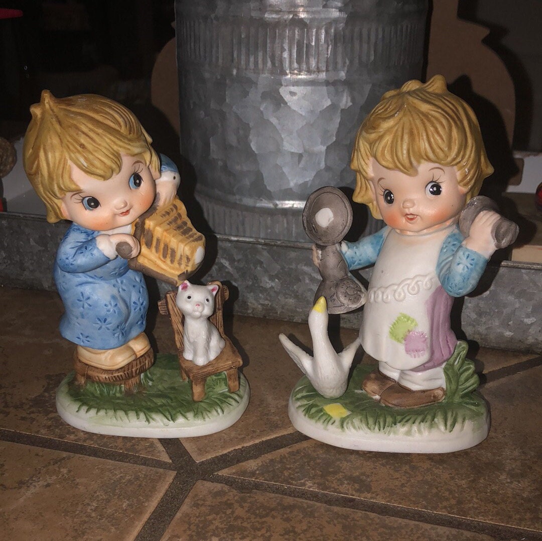 Royal Crown Taiwan Kewpie Figurine Set of 2 Little Girl Camera ...