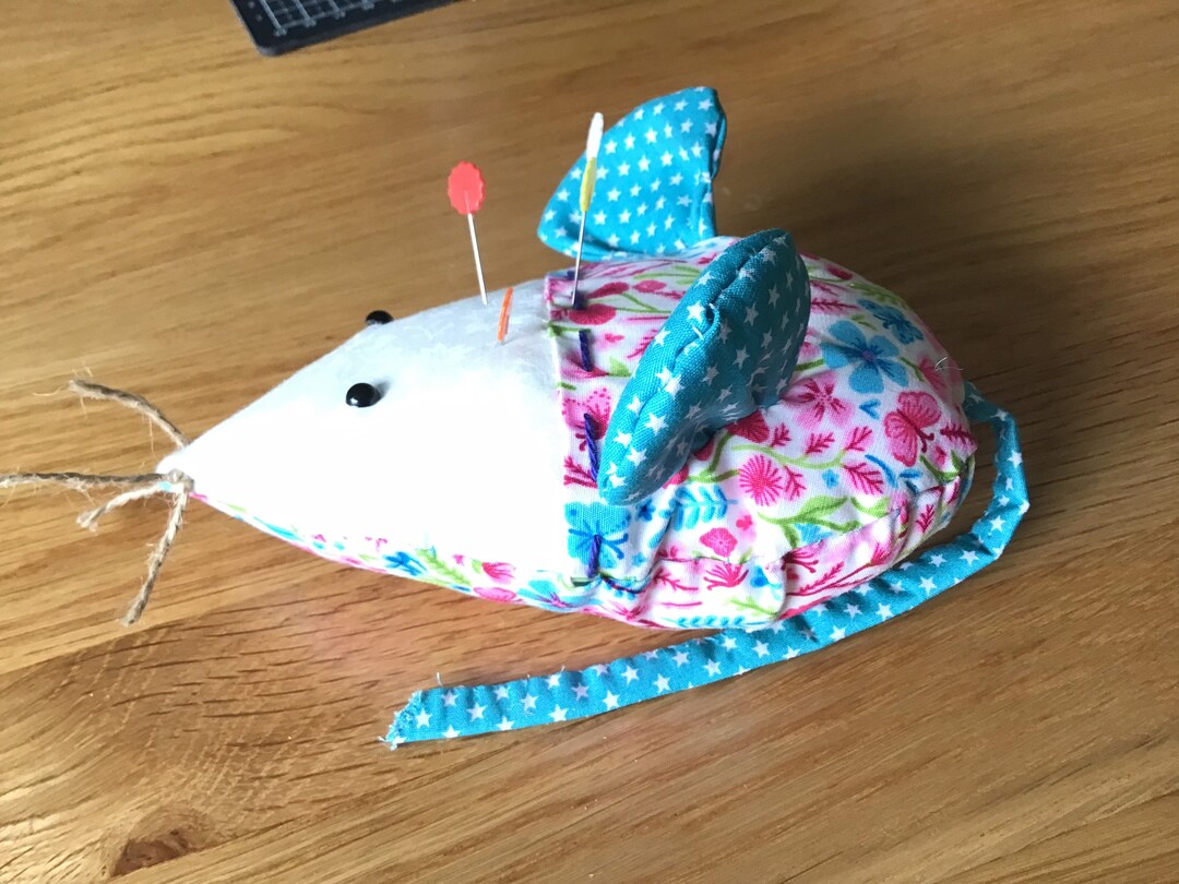 Mouse Pin Cushion - Etsy