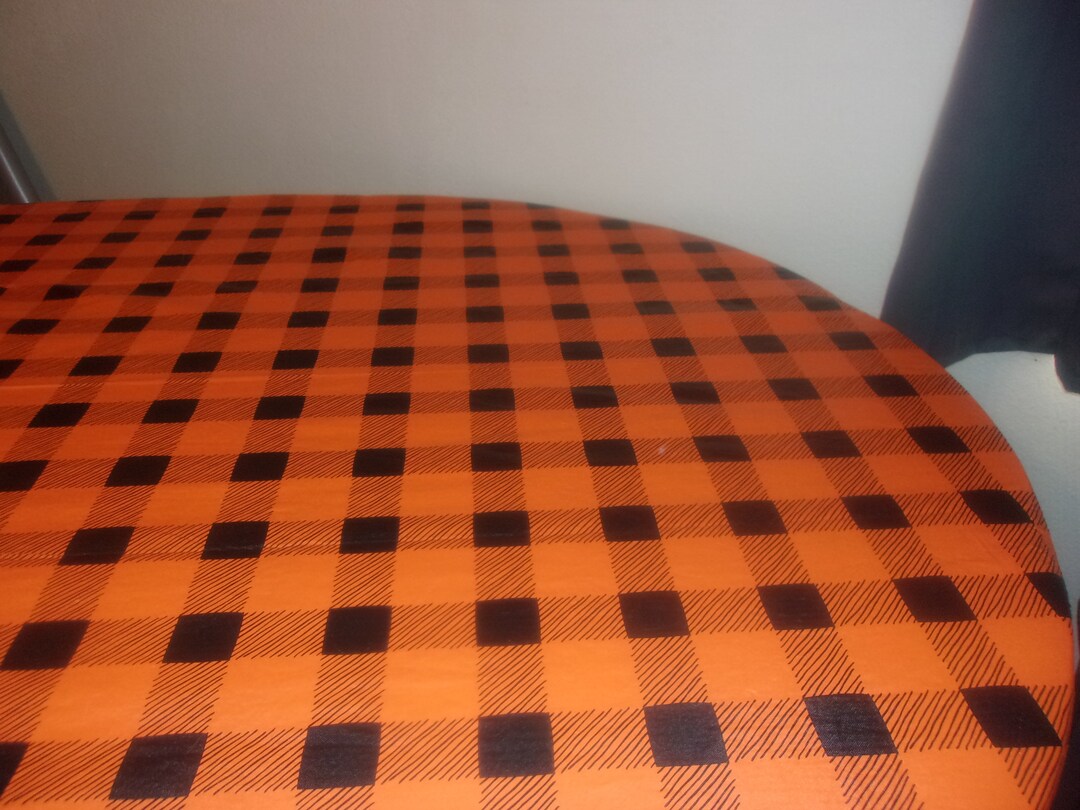 Fitted Tablecloth. PEVA Vinyl With Felt Backing 70 Inch Round to Fit a ...