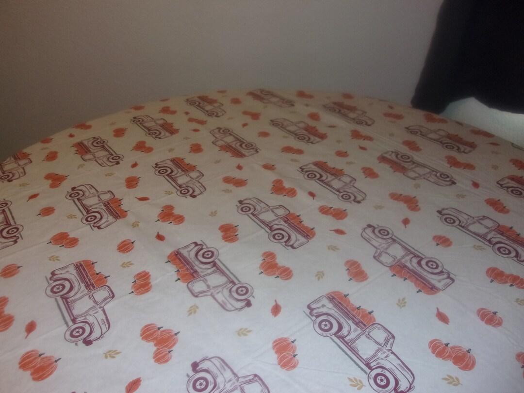 Fitted Tablecloth. PEVA Vinyl With Felt Backing Round 60". Pumpkins ...