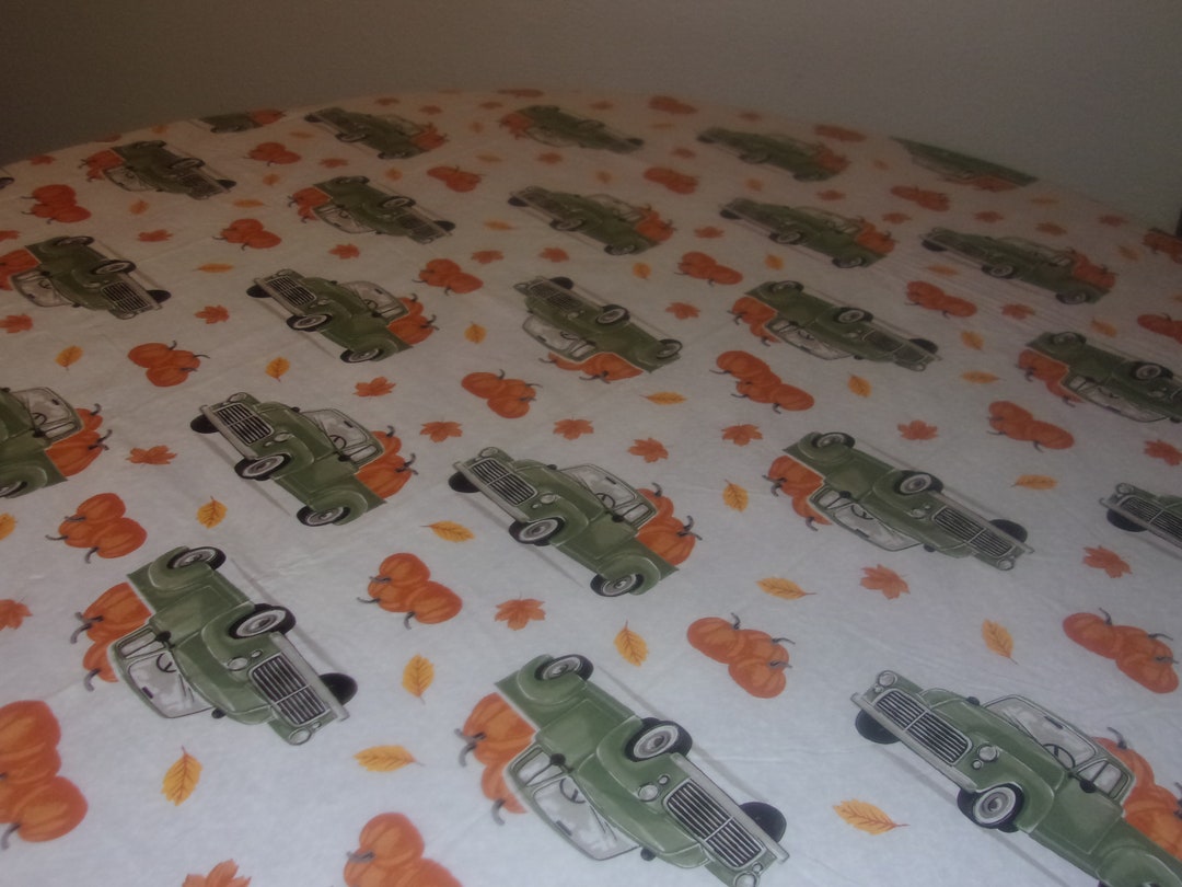 Fitted Tablecloth. PEVA Vinyl With Felt Backing Round 60". White With ...