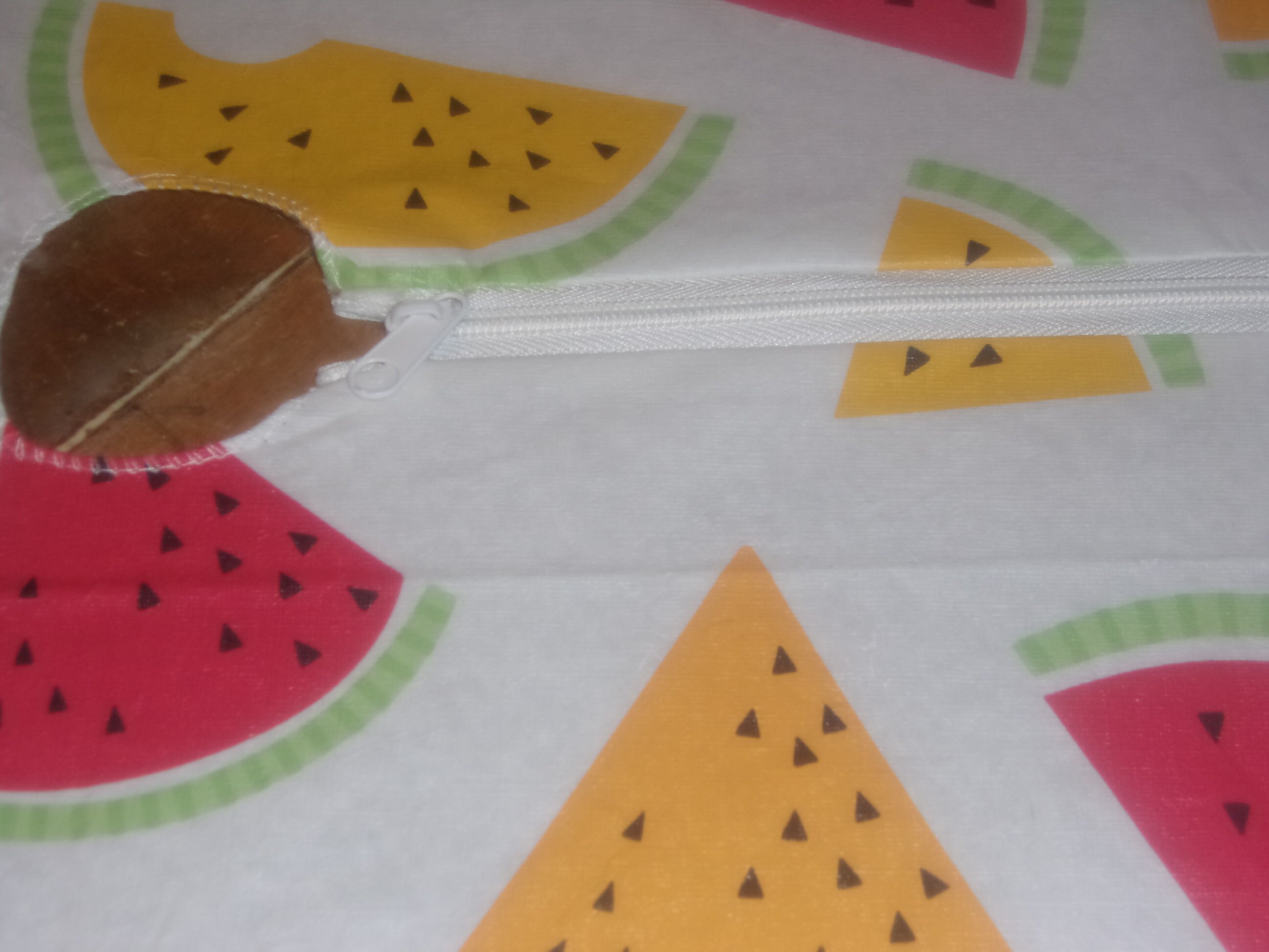 Fitted Tablecloth. PEVA Vinyl With Felt Backing Round 60. White With ...