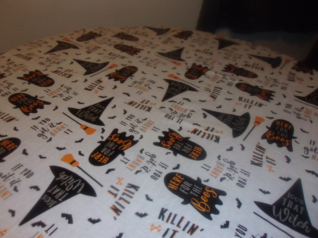 Fitted Tablecloth. PEVA Vinyl With Felt Backing Round 60". White With ...